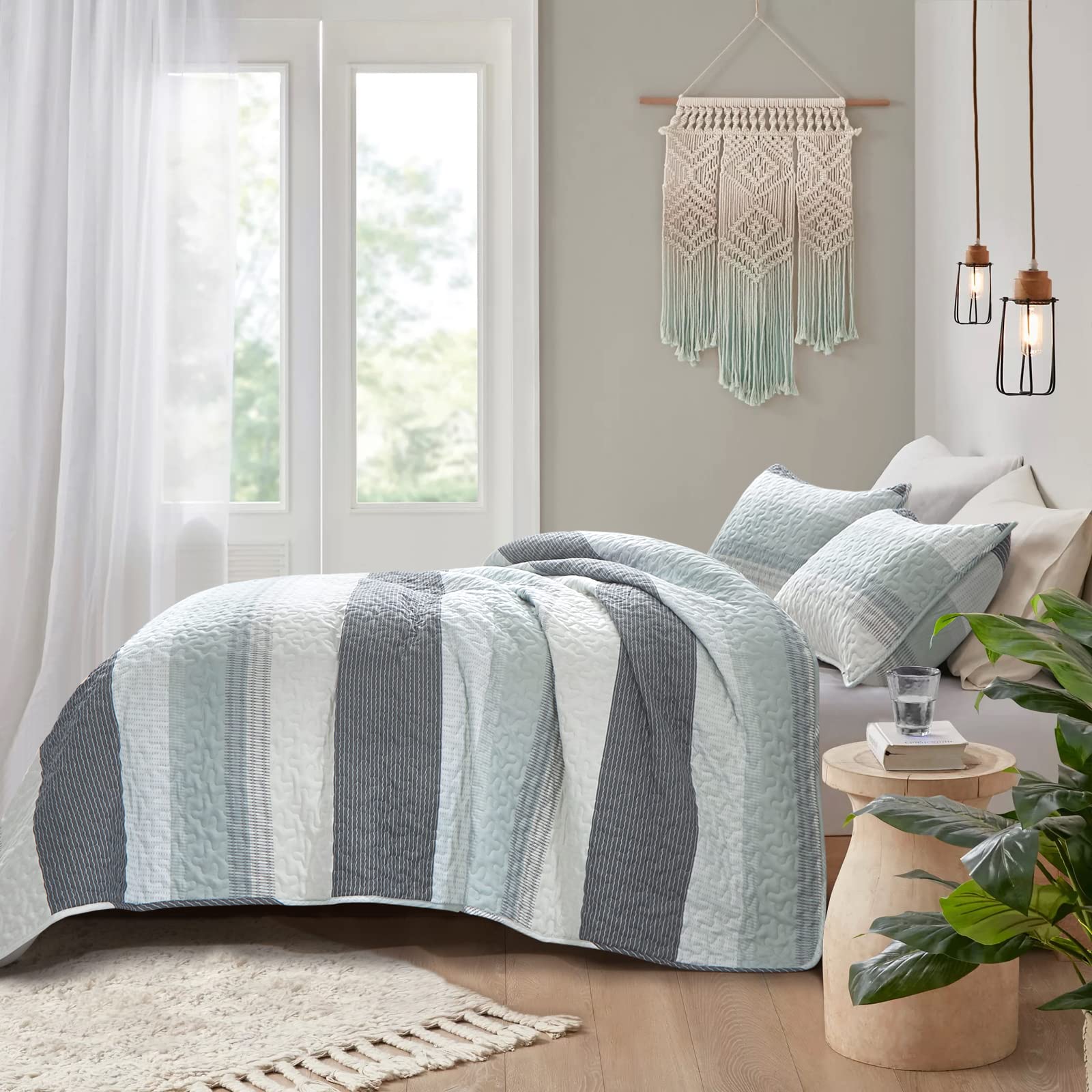 Mybedsoul Queen Quilt Set (96x90 Inch) - 3-Piece Mint Green Patchwork Bedspread Coverlet Set with 1 Striped Quilt and 2 Pillowcases - Soft Microfiber Stitched Bedding for Luxurious Comfort