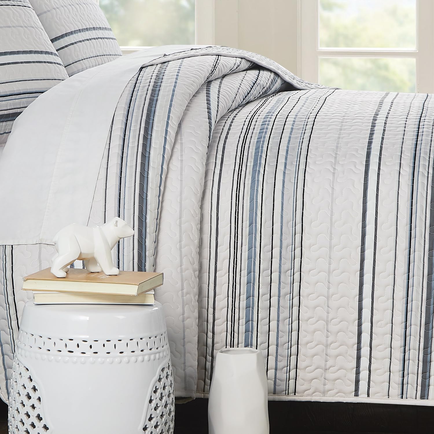 Southshore Fine Living, Inc. Oversized King Quilt Set, Striped Beige Lightweight Bedspread, 3-Piece Coastal Bedding Set, Soft Microfiber Fabric, California King Quilt Sets Oversized, Grey Stripes