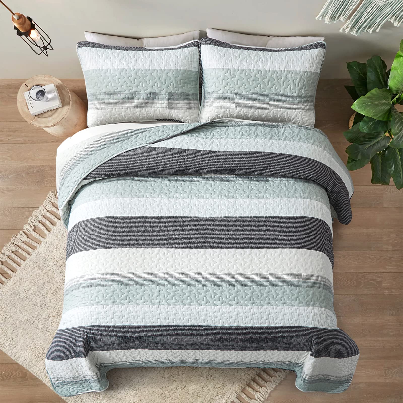 Mybedsoul Queen Quilt Set (96x90 Inch) - 3-Piece Mint Green Patchwork Bedspread Coverlet Set with 1 Striped Quilt and 2 Pillowcases - Soft Microfiber Stitched Bedding for Luxurious Comfort