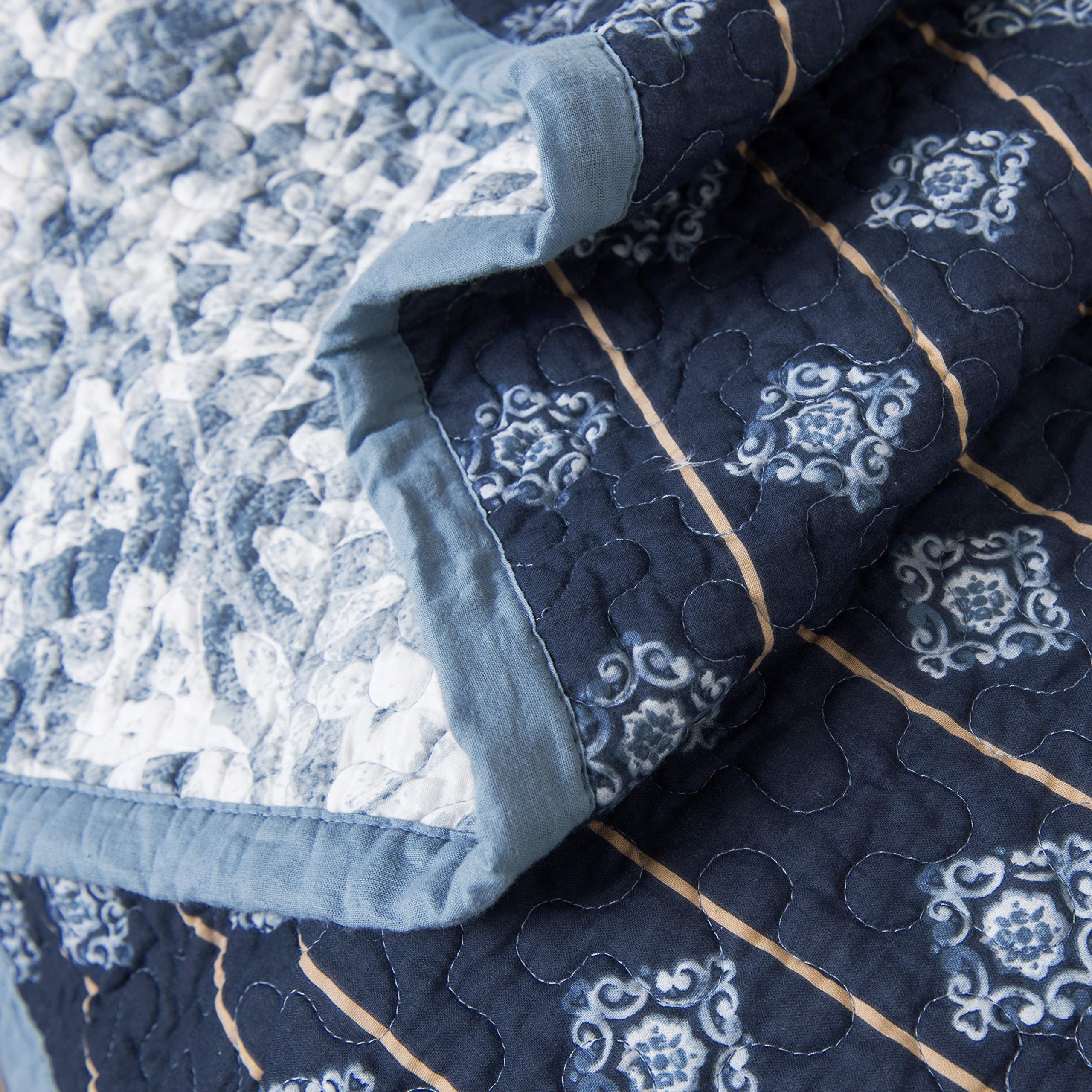 HiEnd Accents Skyler 3 Piece Quilt Set with Pillow Shams, Super Queen Size, Cotton Reversible Luxury Bedding, Blue Medallion Striped Coastal Style Bed Set, 1 Quilt and 2 Pillowcases