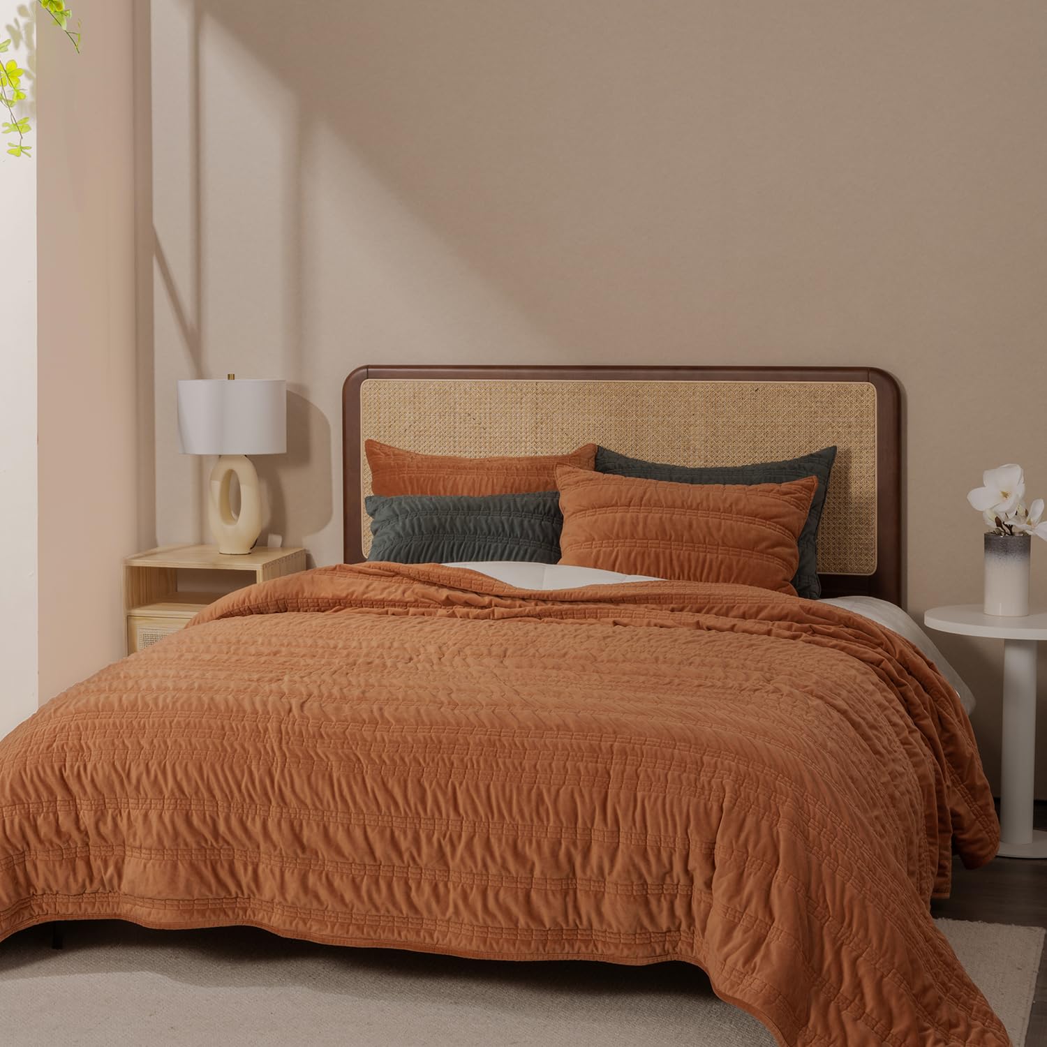 EVERGRACE Velvet Quilt King Size, Luxury Velvet Bedding Set, Ultra Soft Ruched Quilt Sets, Lightweight Comforter Vintage Textured Bedspread Coverlet with 2 Shams for All Season, Burnt Orange