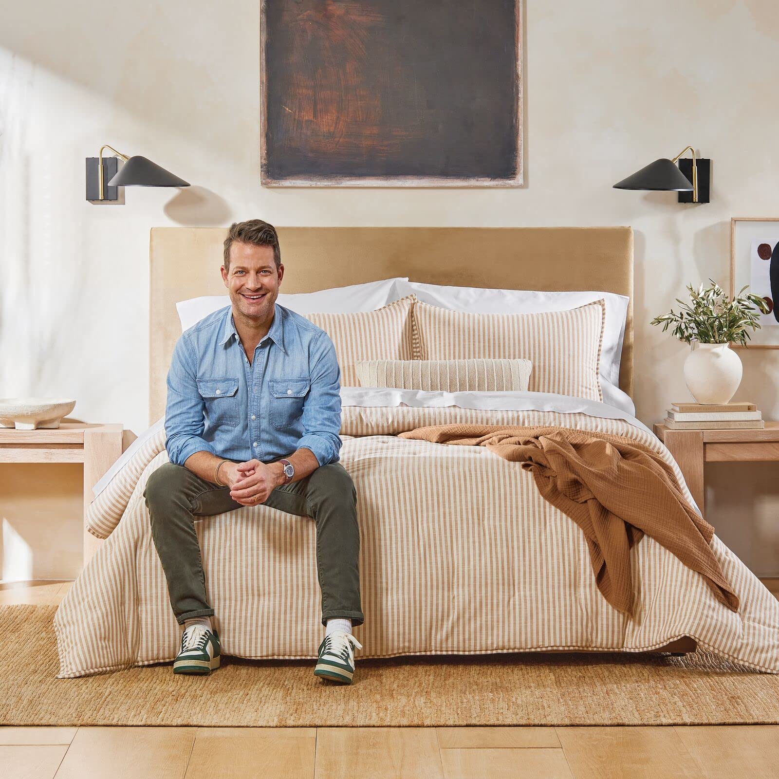 Nate Home by Nate Berkus All-Season Cotton Percale Painted Stripe Quilt 3 Piece Quilt Set, Comfortable Bedding from mDesign, King, Includes 1 Quilt, 2 Pillow Shams - Pearl/Fossil (Beige/Taupe)
