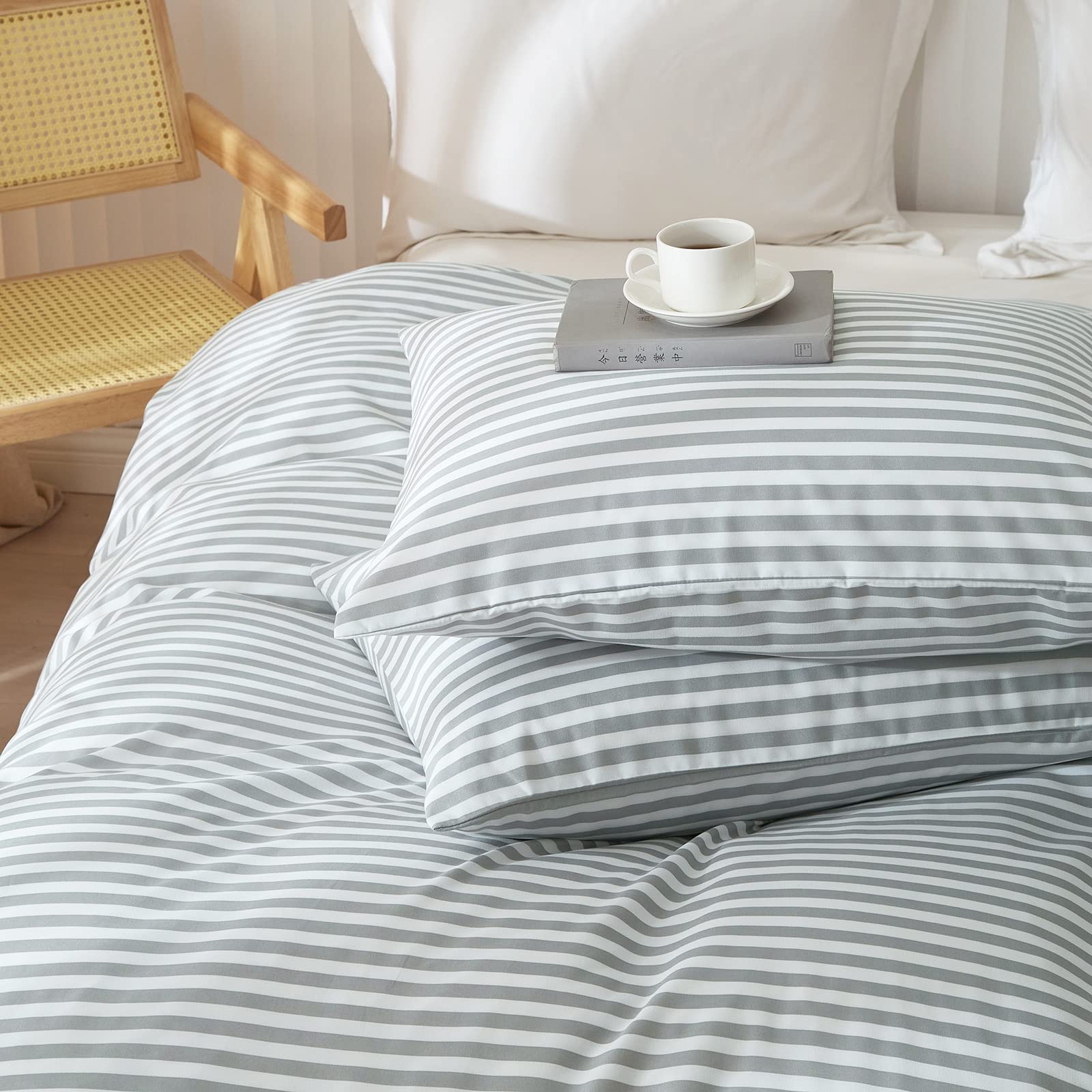 EAVD Duvet Cover Twin Grey Striped Duvet Cover Soft Microfiber Classic Striped Geometric Bedding Set with 2 Pillowcases Reversible Modern Grey Striped Comforter Cover with Zipper Closure