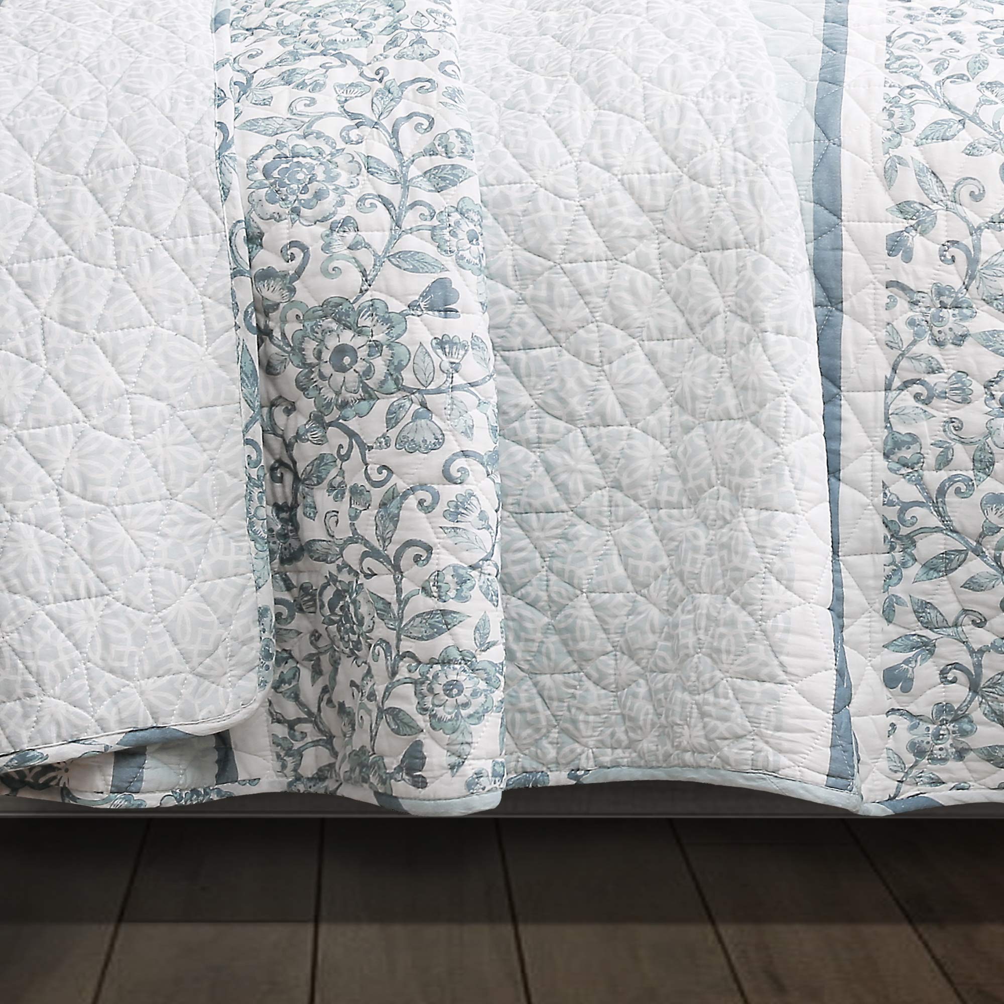 Lush Decor Quilt Set, King, Nisha 3 Piece, Blue