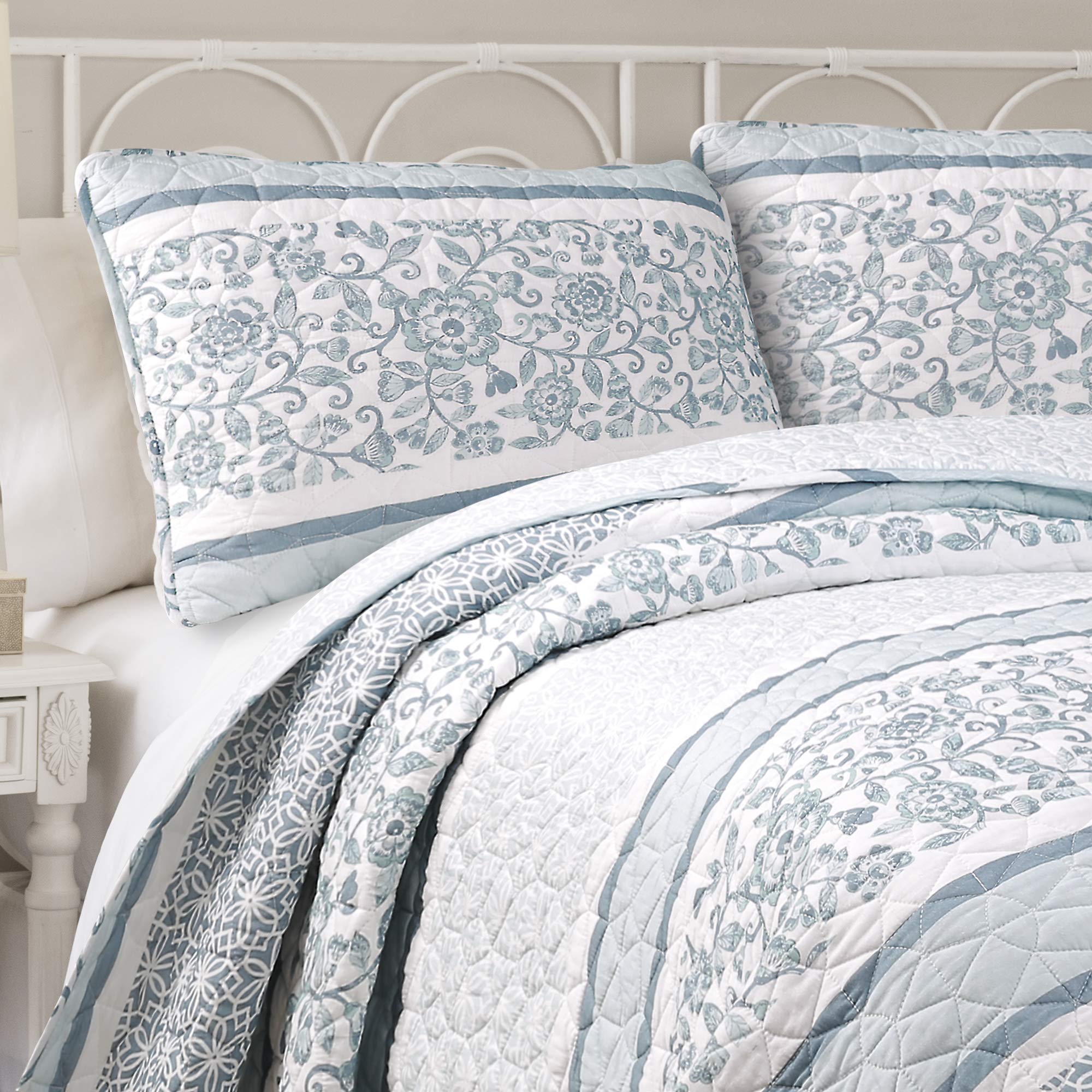 Lush Decor Quilt Set, King, Nisha 3 Piece, Blue