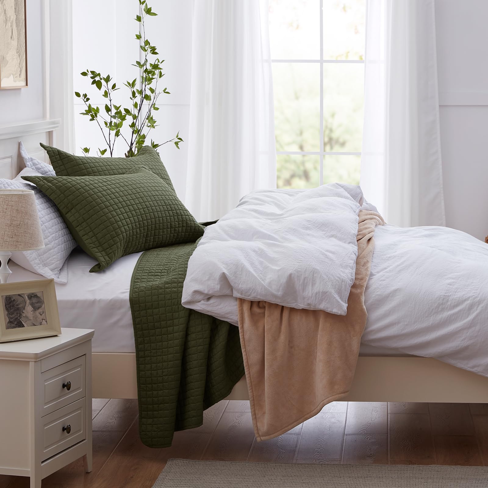 SunStyle Home Olive Green Quilt, Queen Size Quilt Set Lightweight Bedspread Full Soft Reversible Coverlet for All Season 3pcs Army Green Square Quilted Bedding Sets (1 Quilt 2 Pillow Shams)(90"x96")