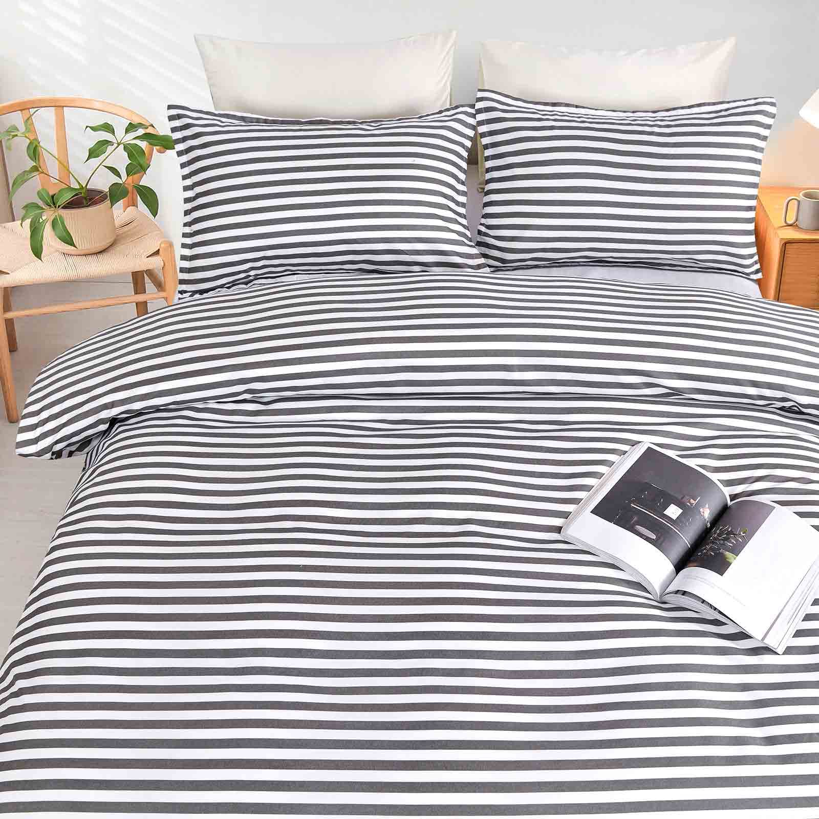 Nanko White and Grey Striped Queen Size Comforter Set, Print Pattern Soft Reversible Down Alternative Quilted Duvet Insert Bed Sets, Bedding Sets in a Bag for Women Men Teen, 88 x 90 Bed Sets Gray