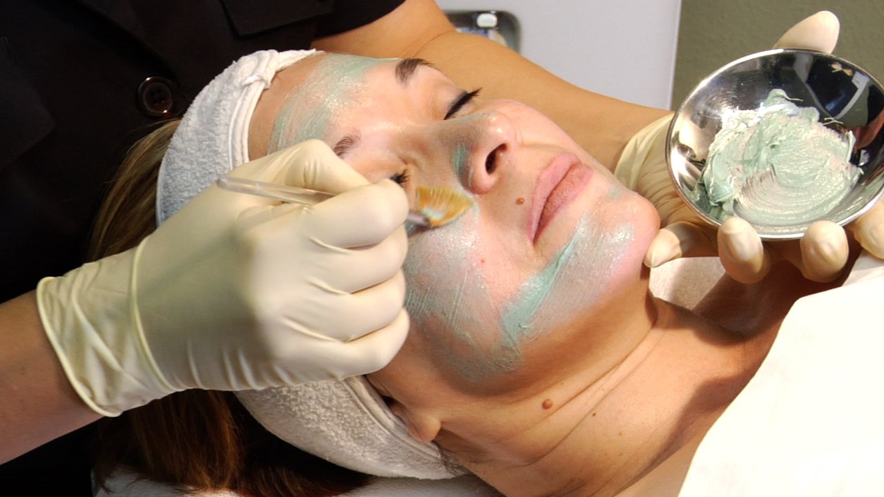 Anti-Aging Treatments for Combination Skin - Skincare Techniques for Dry & Oily Skin - Learn Acne Extractions, Chemical Peels, Microdermabrasion - Esthetician Continuing Education Video Training - DVD