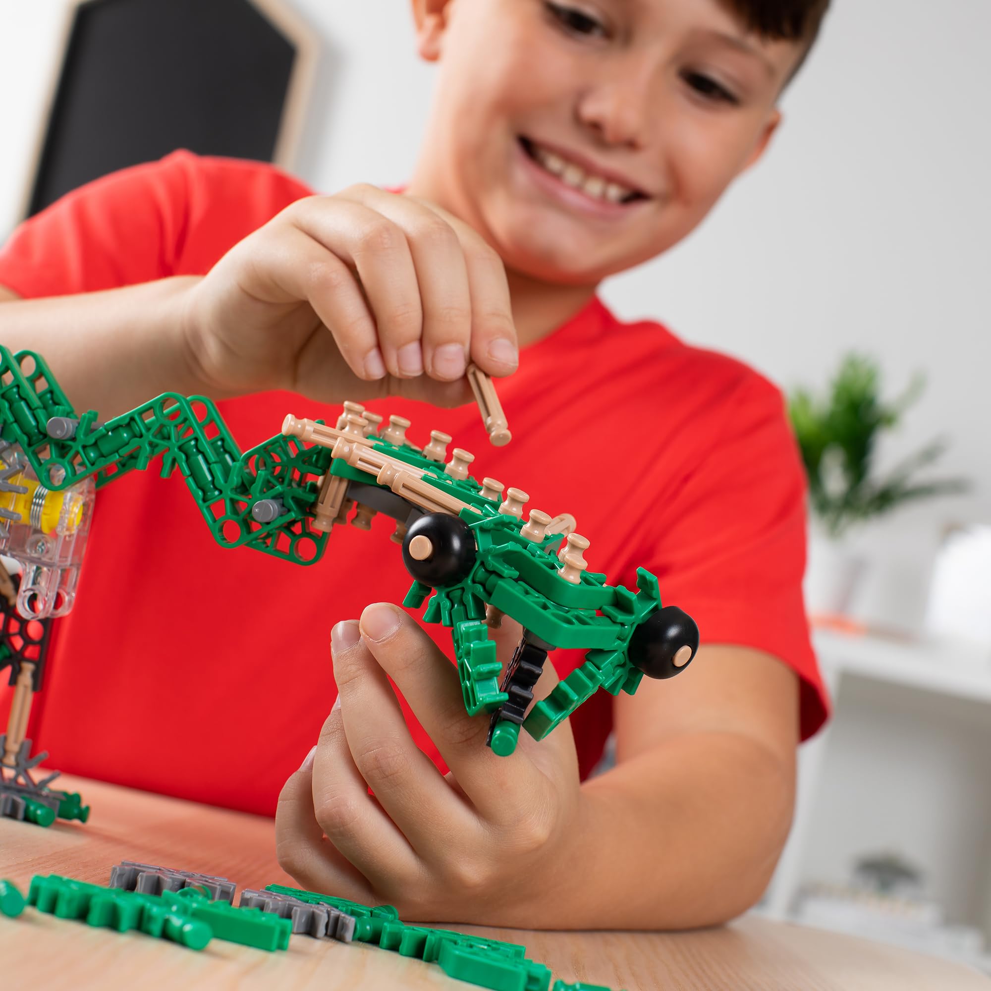 K'NEX - K'NEXosaurus Rex, Motorized Dinosaur Set ‚ 255 Pieces, STEM Building, Engineering Play, Kid Construction Set‚ Ages 7+