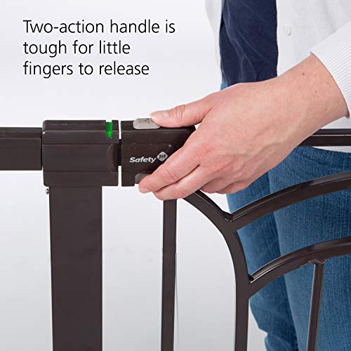 Safety 1St Décor Easy Install Tall & Wide Baby And Pet Gate With Pressure Mount Fastening