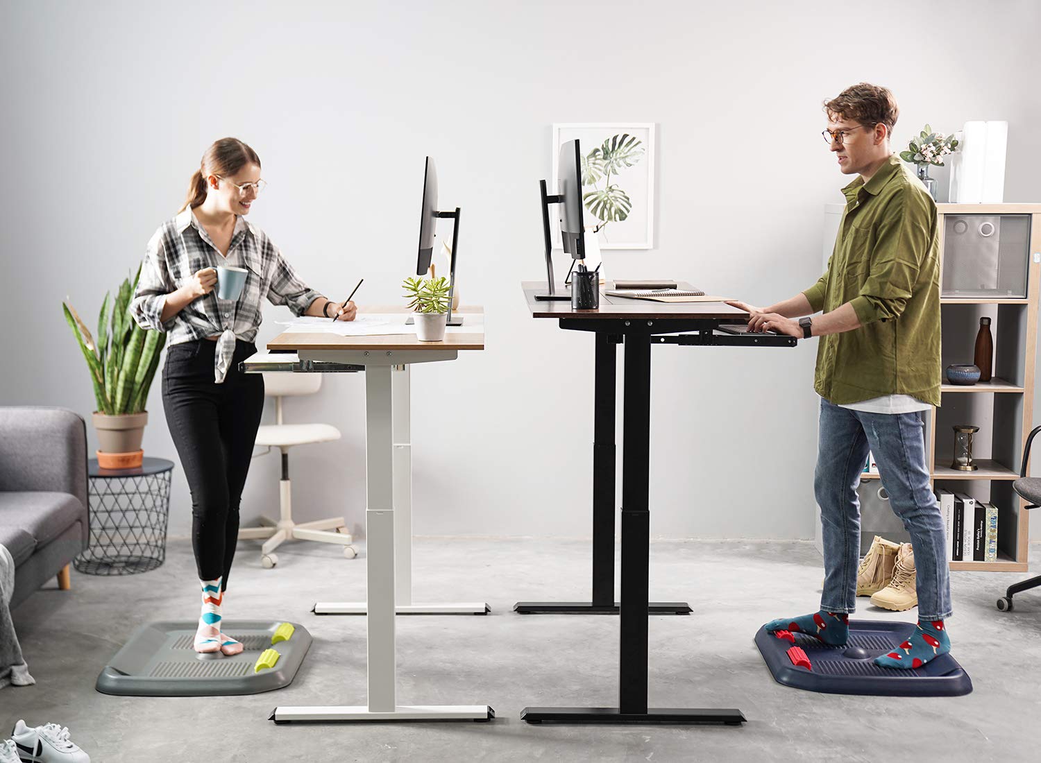 FEZIBO Dual Motor Height Adjustable Electric Standing Desk with Keyboard Tray, 48 x 24 Inch Sit Stand Table with Splice Board, Black Frame/Rustic Brown and Black Top