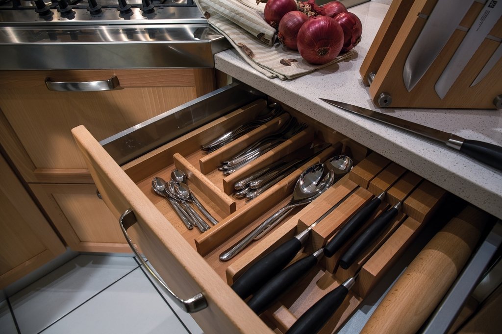 Artelegno Solid Beech Wood 7 Slot Drawer Knife Block, Luxurious Italian Collection by Master Craftsmen Stores High-End Knives Safely, Eco-friendly for Blades up to 9.6" - Natural Finish
