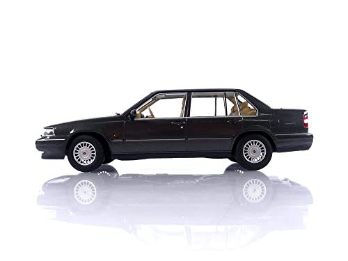 Solido 1:18 Triple 9 1996 Volvo 960 Dark Grey Metallic Die-Cast Model Car