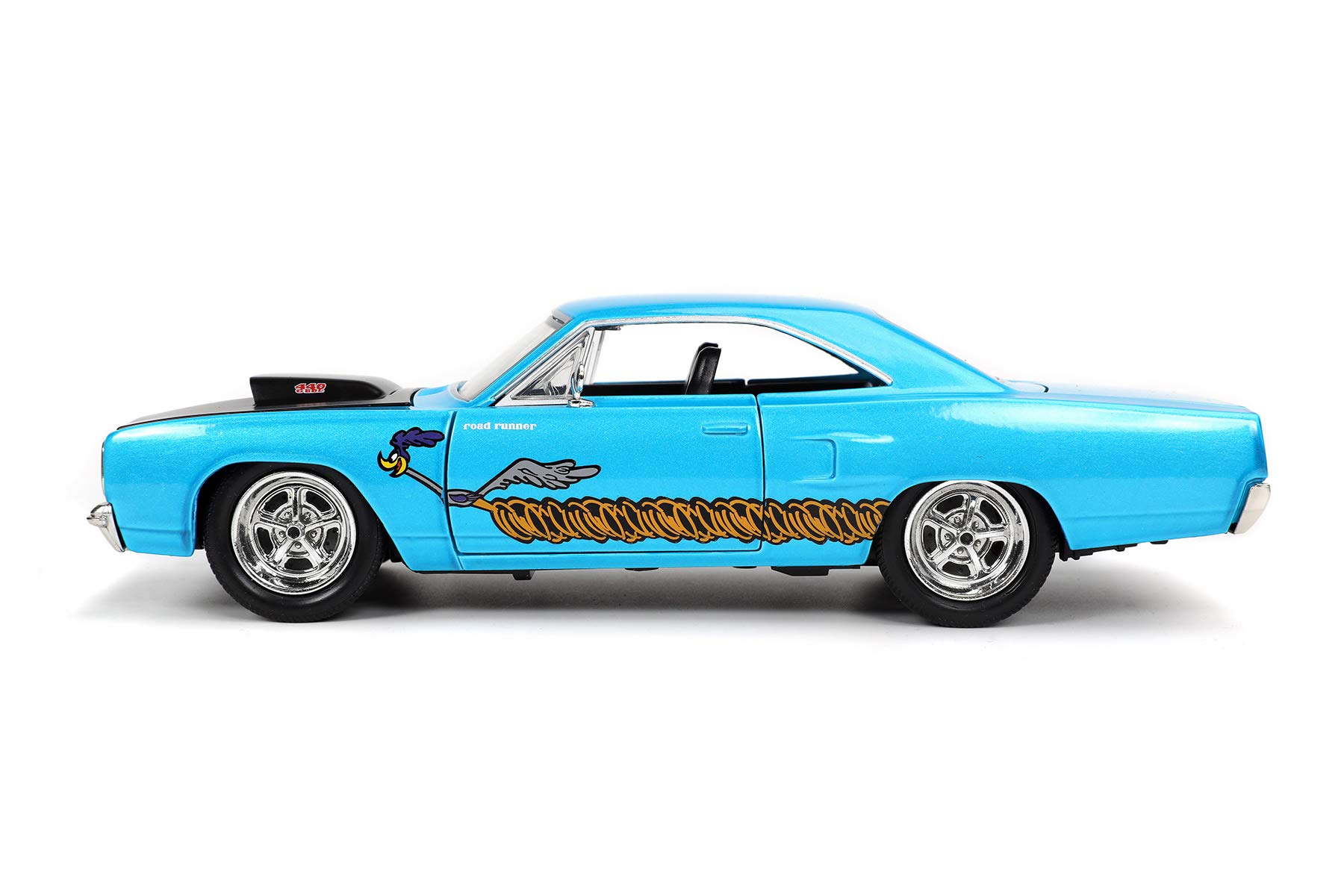 1970 Plymouth Road Runner with Wile E. Coyote Figure, Looney Toons - Jada Toys 32038/4 - 1/24 Scale Diecast Model Toy Car