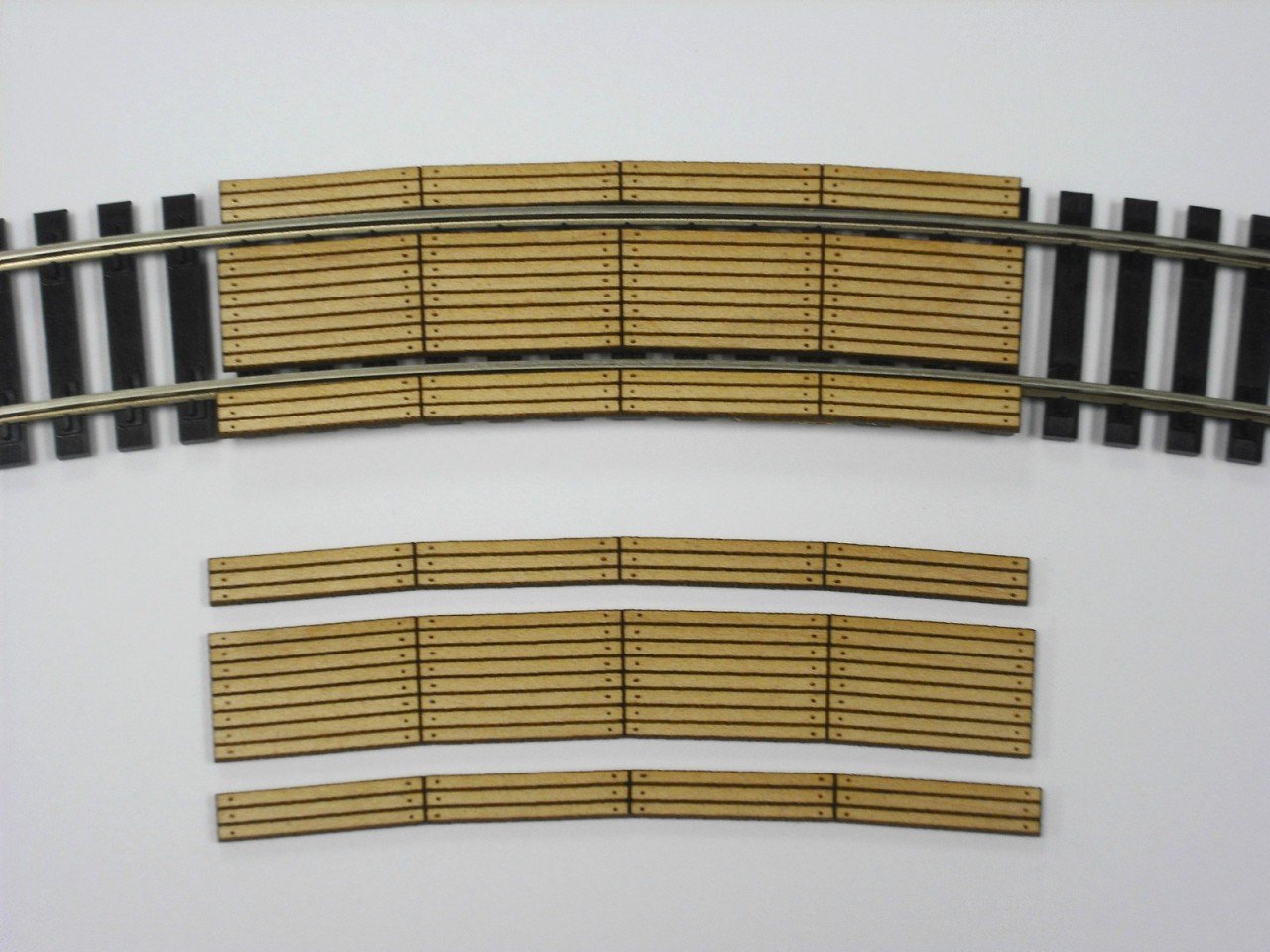 Train Time Laser HO Scale ** Laser Cut ** Custom Double Lane 18 in. Curved Crossing ~ 2 Pack