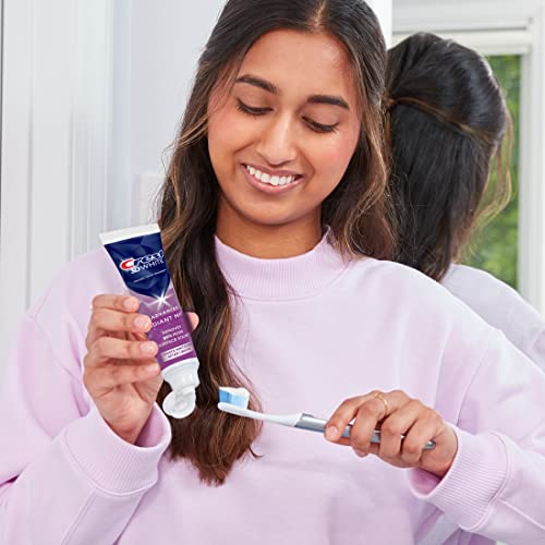 Crest 3D White Radiant Mint, Teeth Whitening Toothpaste, 2.7 oz