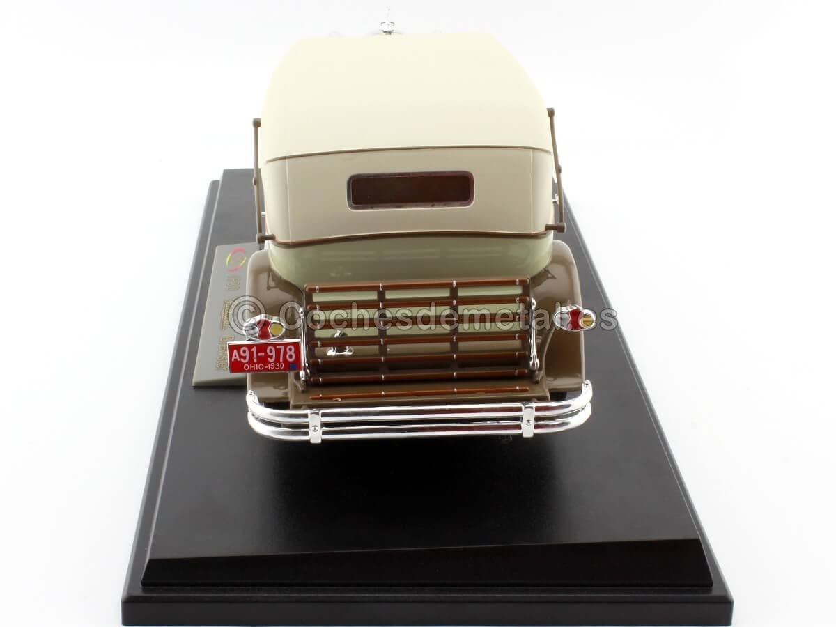 1930 Packard Brewster Tan and Coffee Brown 1/18 Diecast Model Car by Signature Models 18103