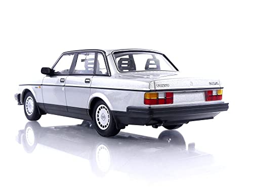 Minichamps 1986 240 GL Silver Metallic Limited Edition to 380 Pieces Worldwide 1/18 Diecast Model Car 155171408