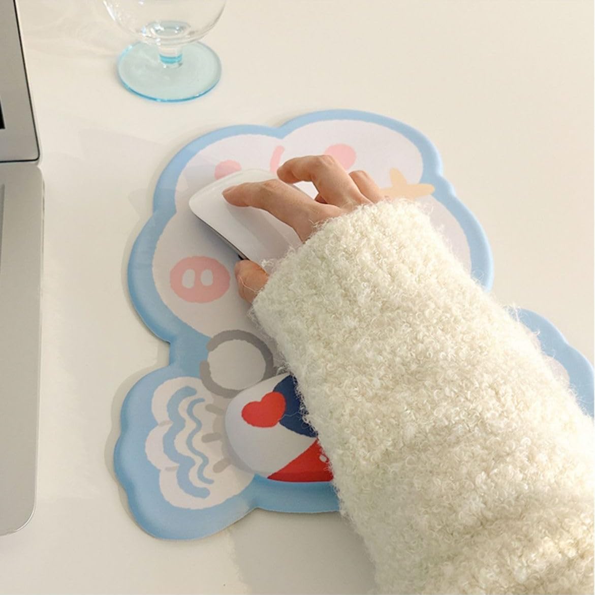 Cute Laptop Mouse Pad with Gel Wrist Support Anti-Slip Kawaii Desk Accessories Ergonomic Gaming Mouse Pad with Wrist Rest and Adorable Rabbit Pattern