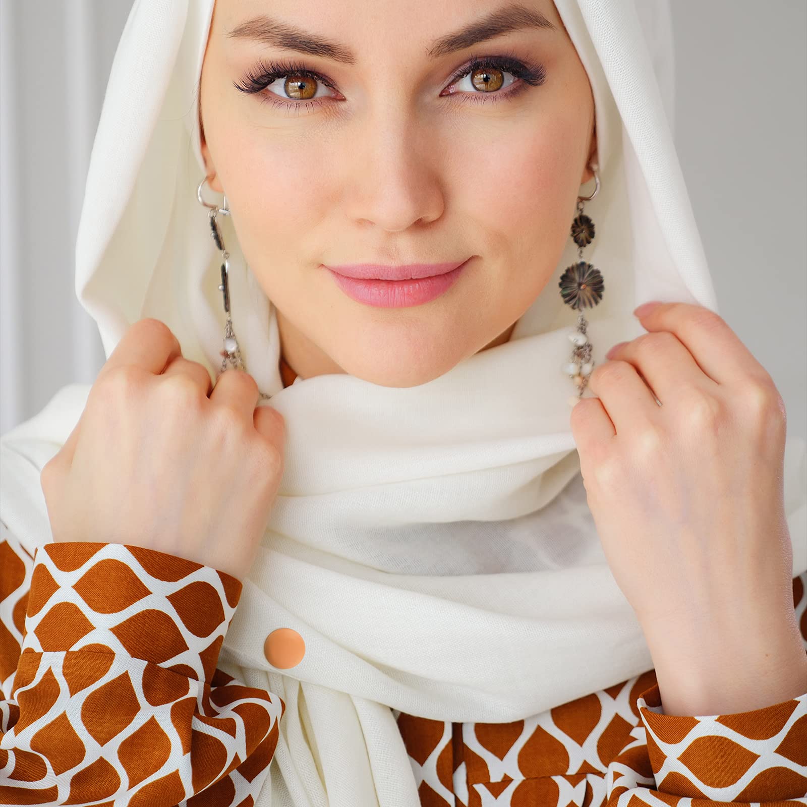 Hijab Magnetic Pins 12 Pieces Strongest Commercial Magnetic Hijab Pins Colorful Multi-use Hijab Round Magnets for Women