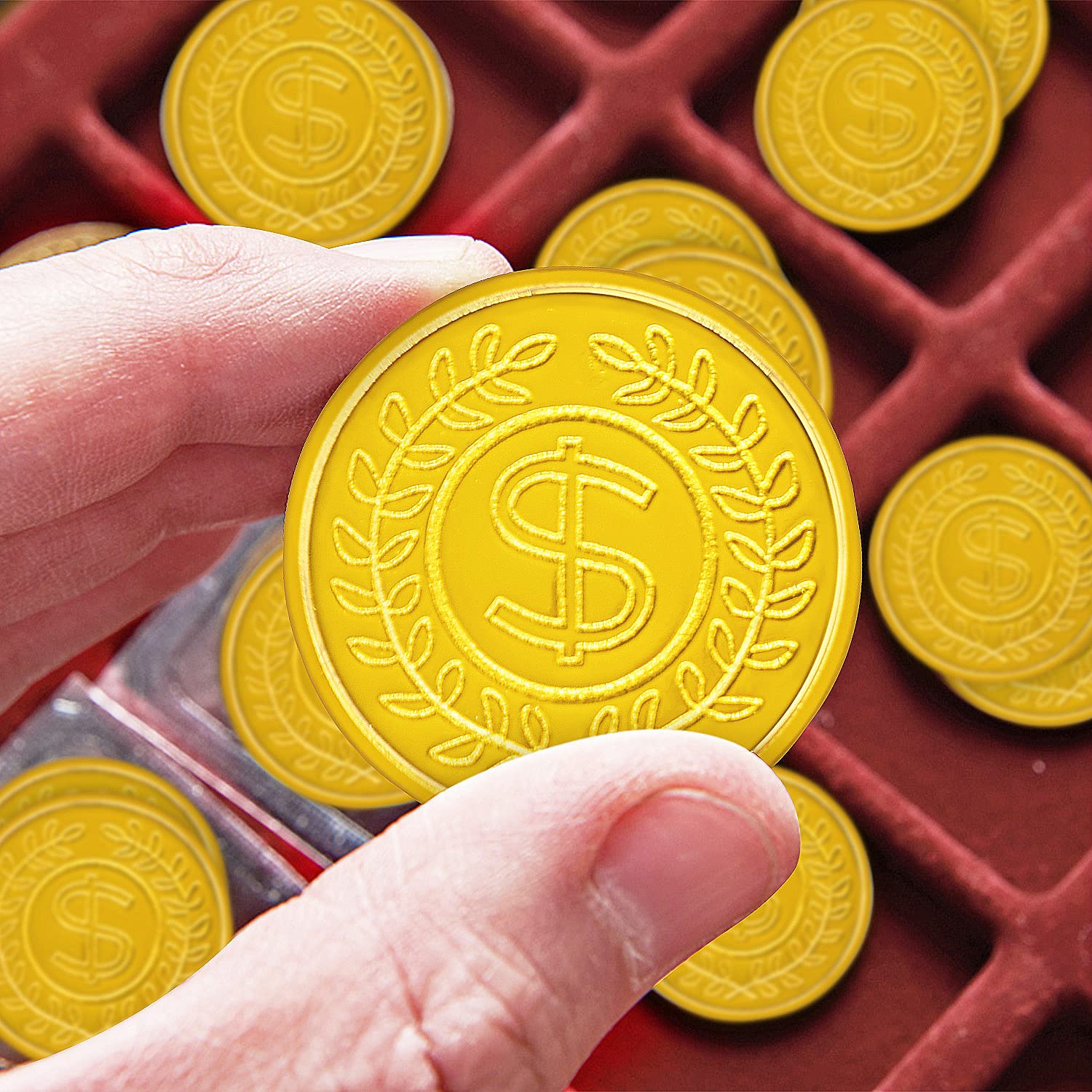 100 Count Plastic Gold Coins Set, Pirate Treasure Gold Play Coins for Kids Party Theme Props Decorations, Lucky Draw Games Treasure Hunt