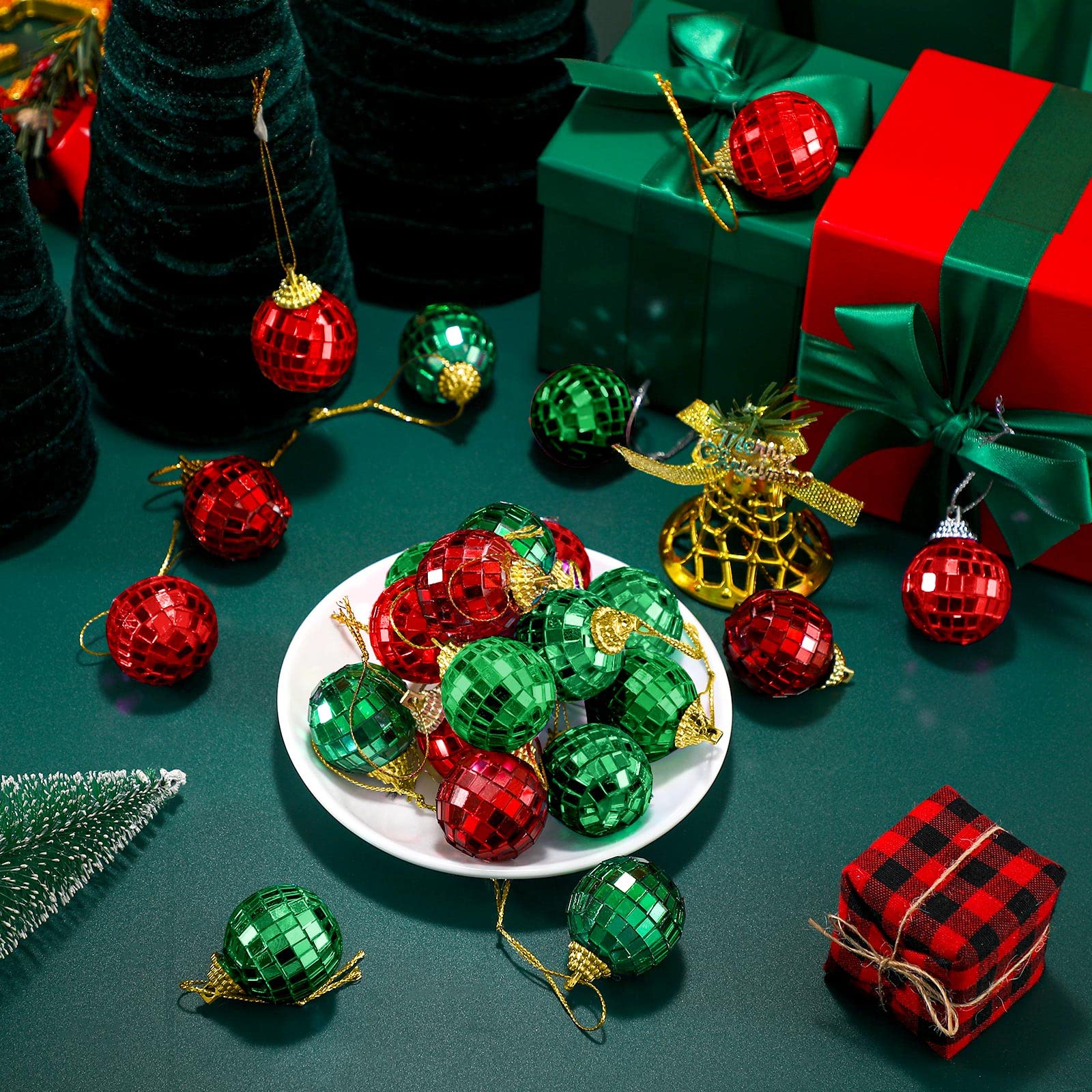 BBTO 24 Pieces Mini Disco Ball Ornaments Disco Ball 70s Party Decor Cake Topper Hanging Reflective Ball Ornament for Party Decor(0.91 Inch,Red, Green)