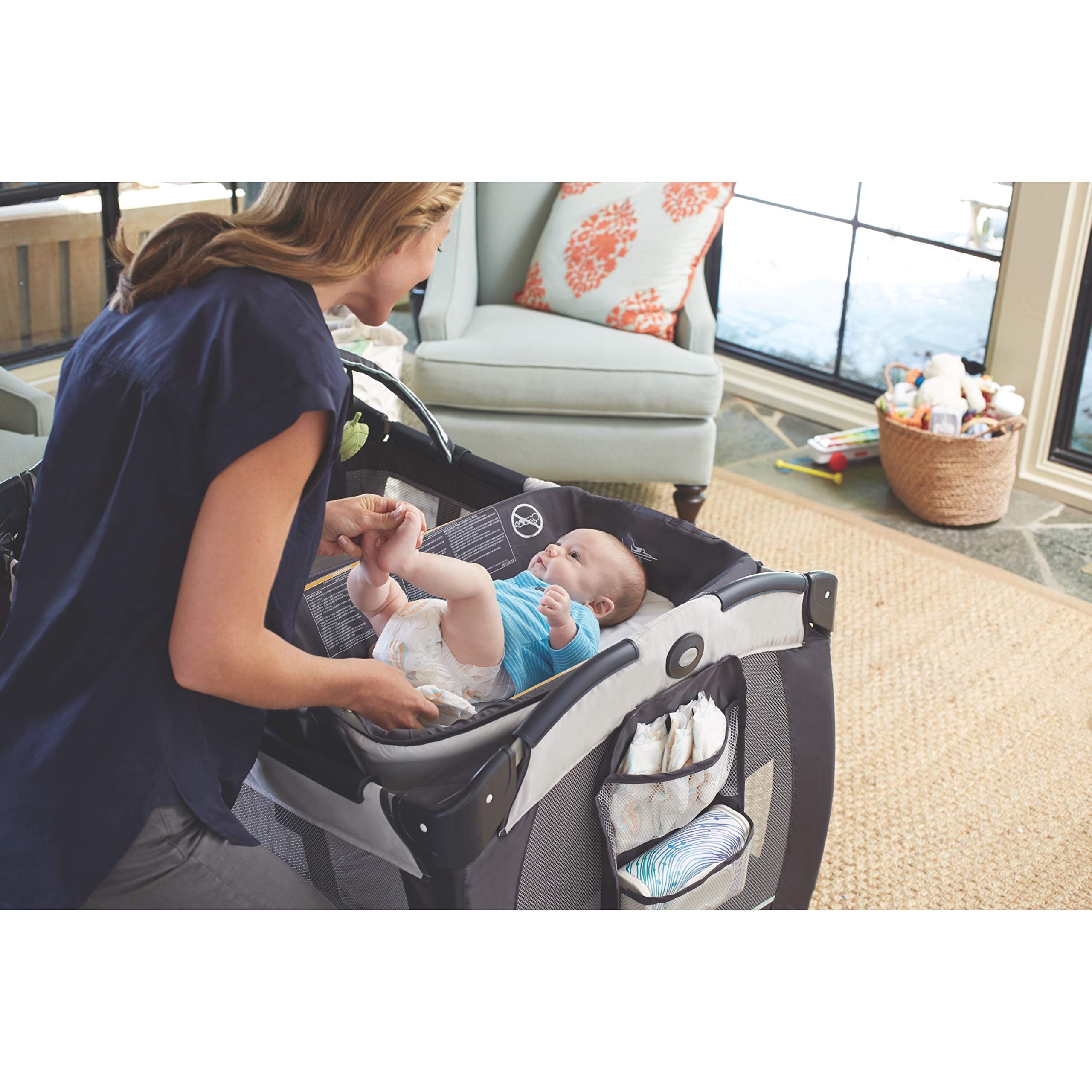 Graco Pack 'n Play Playard with Reversible Seat & Changer LX, Basin