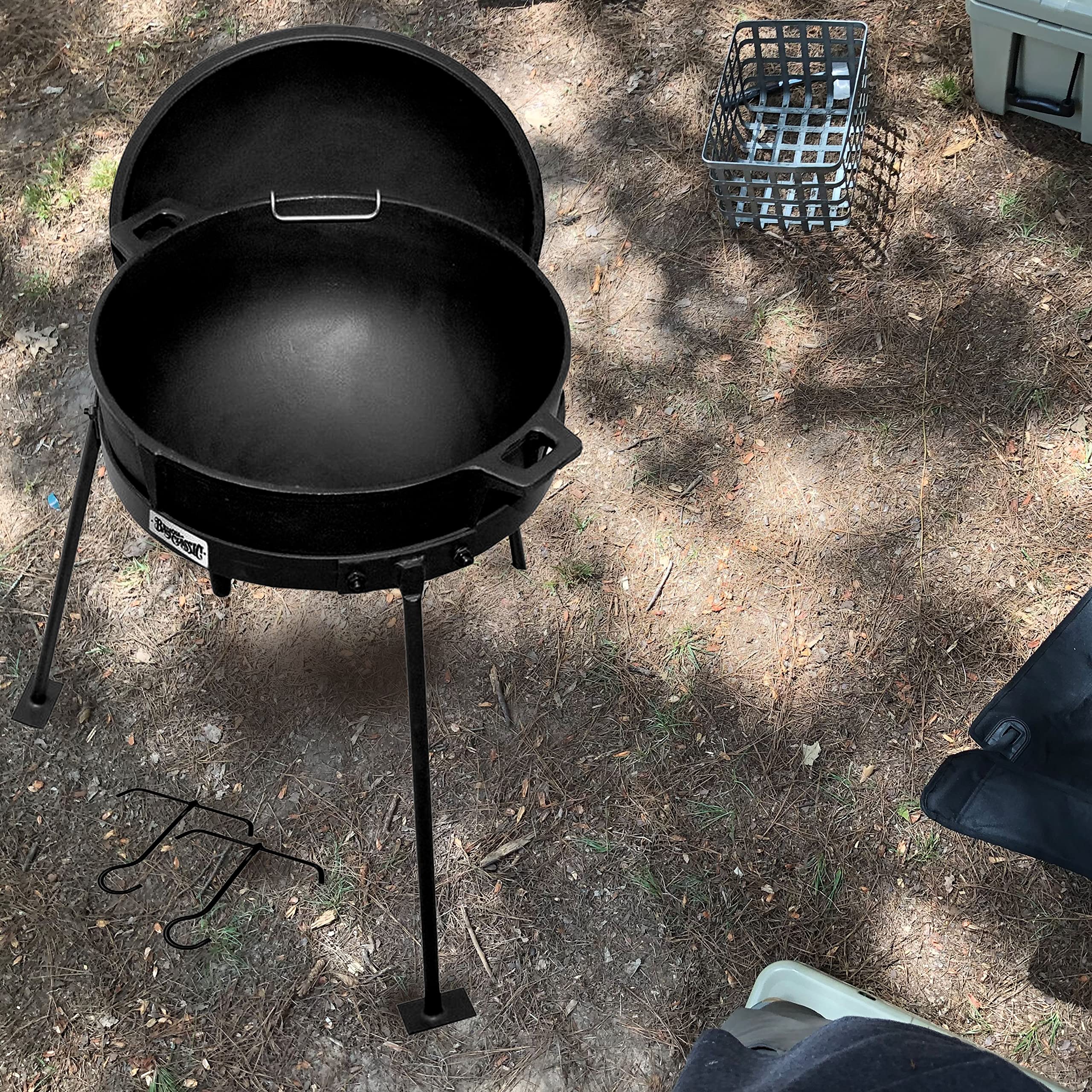 Bayou Classic CI7007 7-gal Cast Iron Jambalaya Kettle w/ Lid and Stand Features Cast Iron Lid w/ Stainless Built-In Lid Holder Steel Tripod Stand w/ Wide Leg Design Perfect For Large Event Cooking
