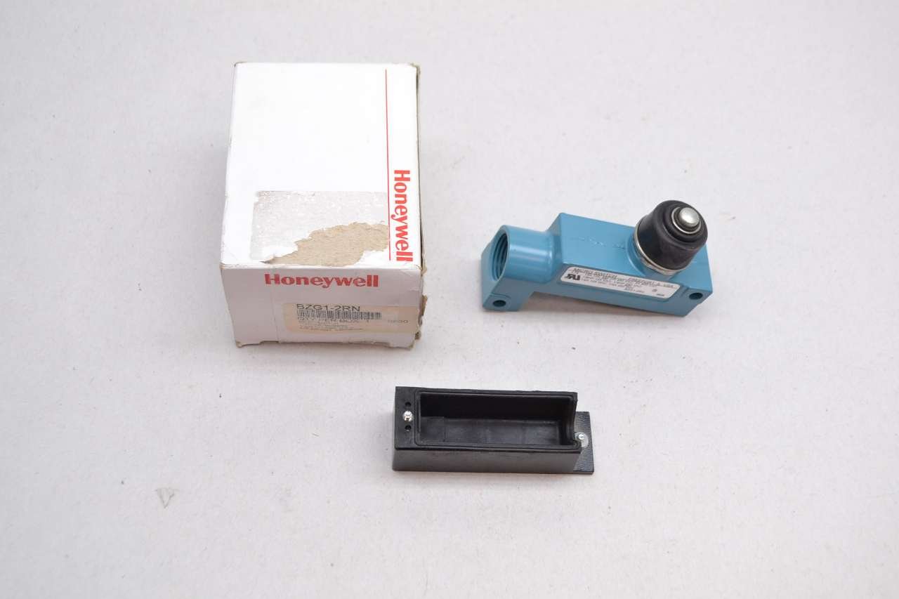 MICROSWITCH BZG1-2RN 600 V, 15 AMP, SPDT-1NO/1NC, Push Plunger, Limit Switch, Operating Force MAX 24O ZF