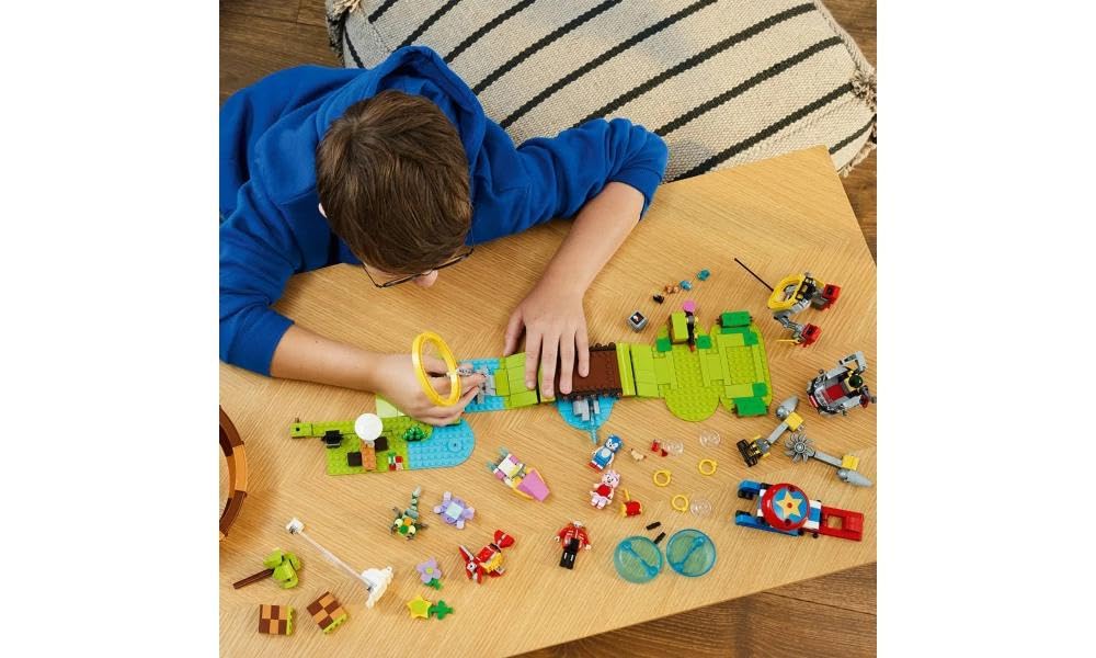 LEGO Sonic The Hedgehog Sonic’s Green Hill Zone Loop Challenge Building Toy Set, Sonic Adventure Toy with 9 Sonic and Friends Characters, Fun Gift for 8 Year Old Gamers and Young Fans, 76994