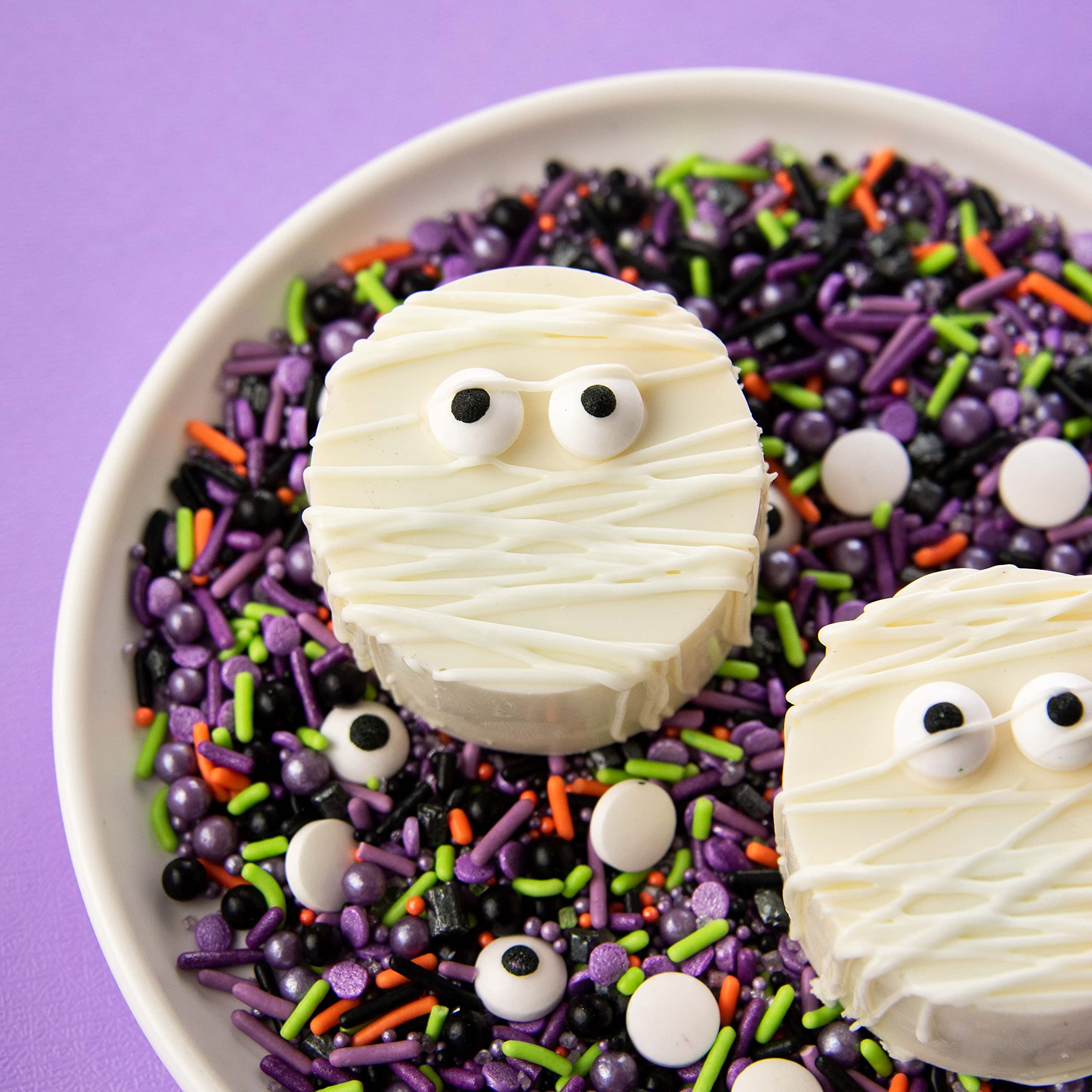 Sweets Indeed Candy Eyeballs, Edible Eyes, Halloween Sprinkles, Perfect for Cake Decorations, Baking, Ice Cream, Cookies, Cupcake Topper (0.88 ounce)