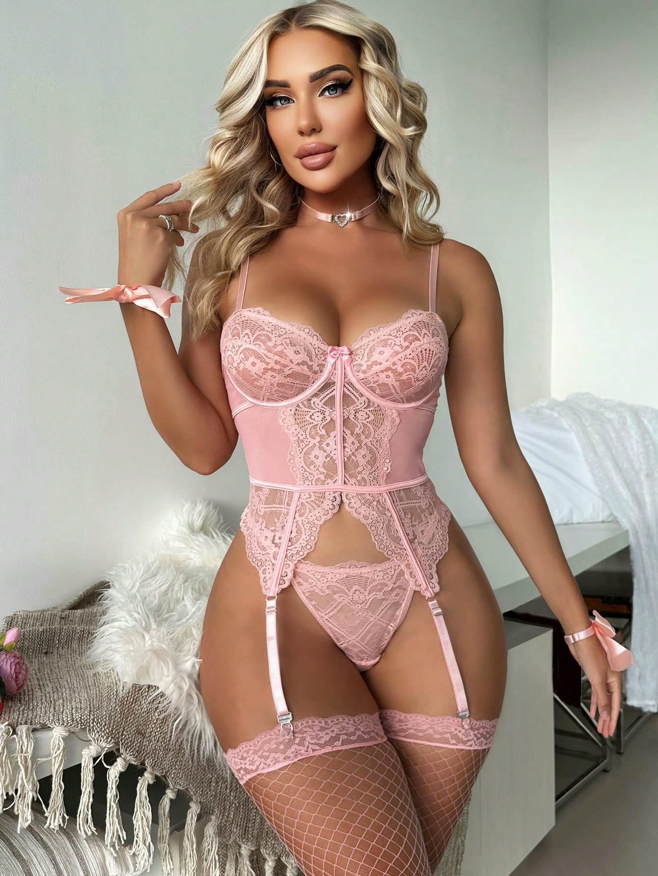 WDIRARA Women's Sexy Lingerie Set Floral Lace Garter Bustier Lingerie Set with 1Pair Fishnet Stocking Light Pink L
