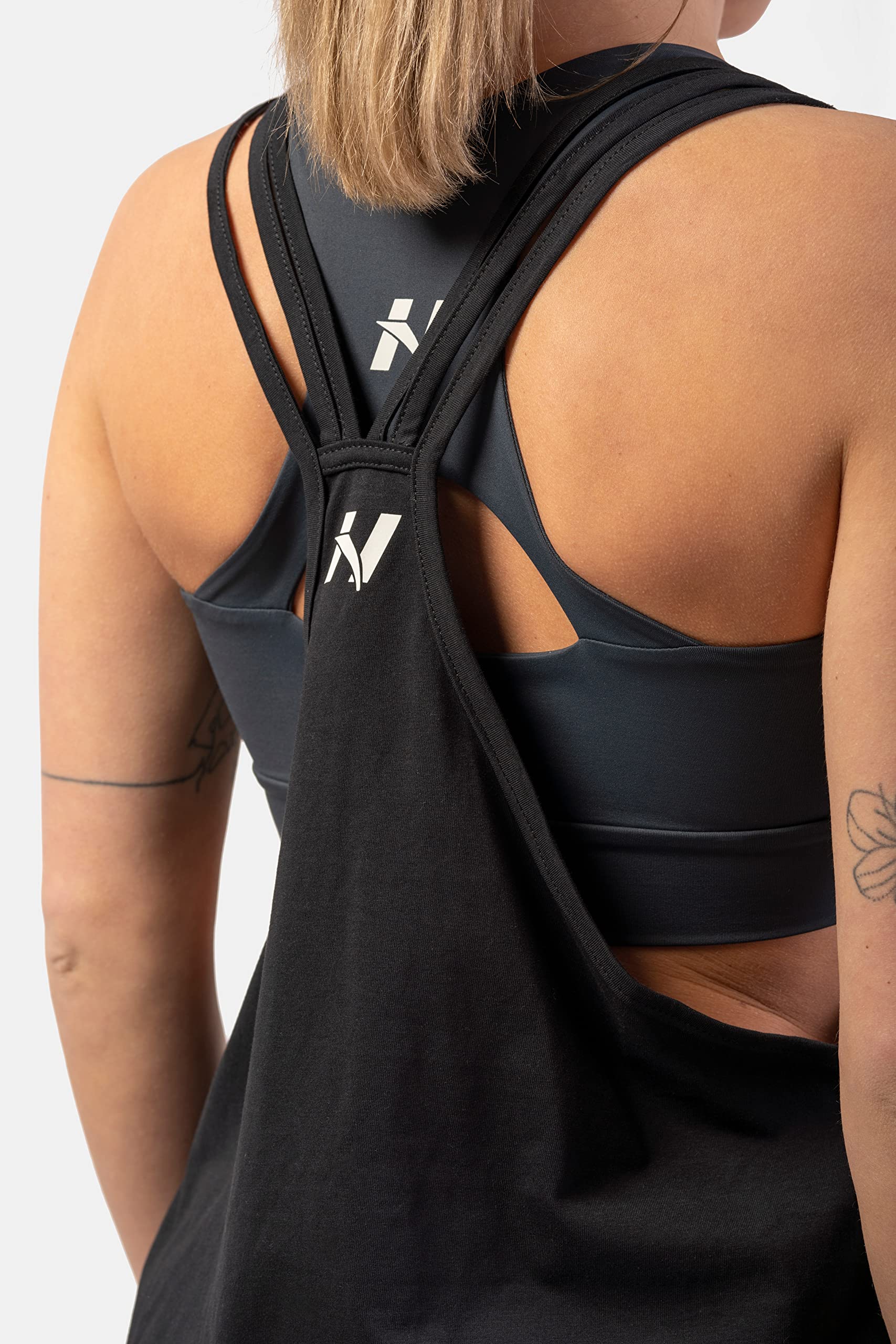 NEBBIA Sleeveless Loose Cross Back Feeling Good Tank Top 419 Black