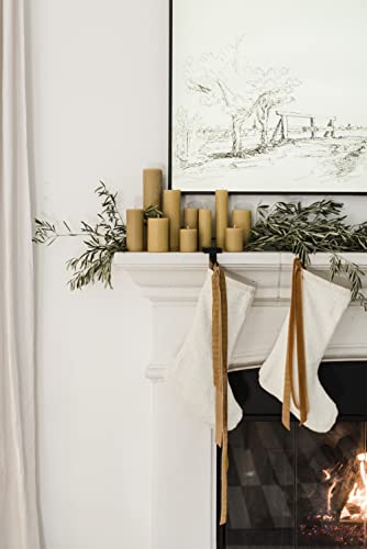 The Beeswax Co Pillar Beeswax Candle - Natural Honey Scented - Long-Lasting & Eco-Friendly - Cotton Wick - Slow Burning - Hand Poured Pure Organic Bees Wax - Short