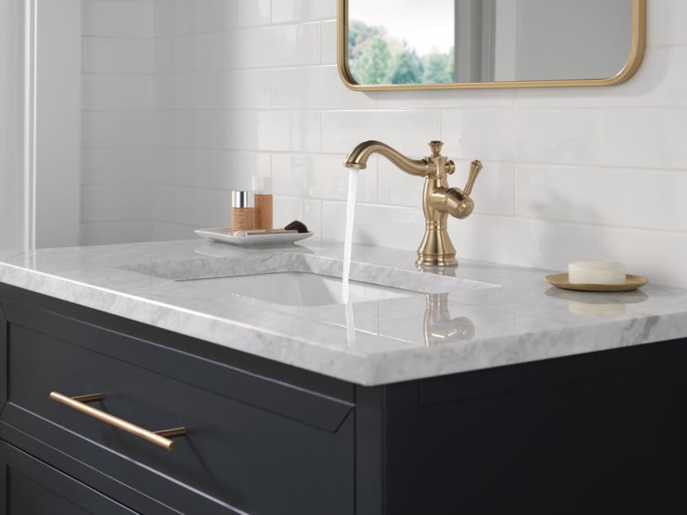 Delta Faucet Cassidy Pull Down Bathroom Faucet, Bathroom Pull Out Faucet, Gold Single Hole Bathroom Faucet with Pull Down, Bathroom Sink Faucet with Magnetic Docking, Champagne Bronze 597-CZPD-DST