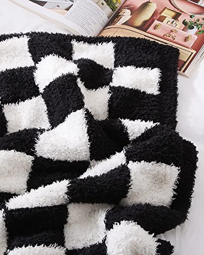 Panku Super Soft Checkered Throw Blanket, Knitted Cozy Warm Checkboard Fleece Blankets for Couch and Sofa, Reversiable Luxury Fluffy Plaid Knit Blanket Throw Black and White 50x60 Inches