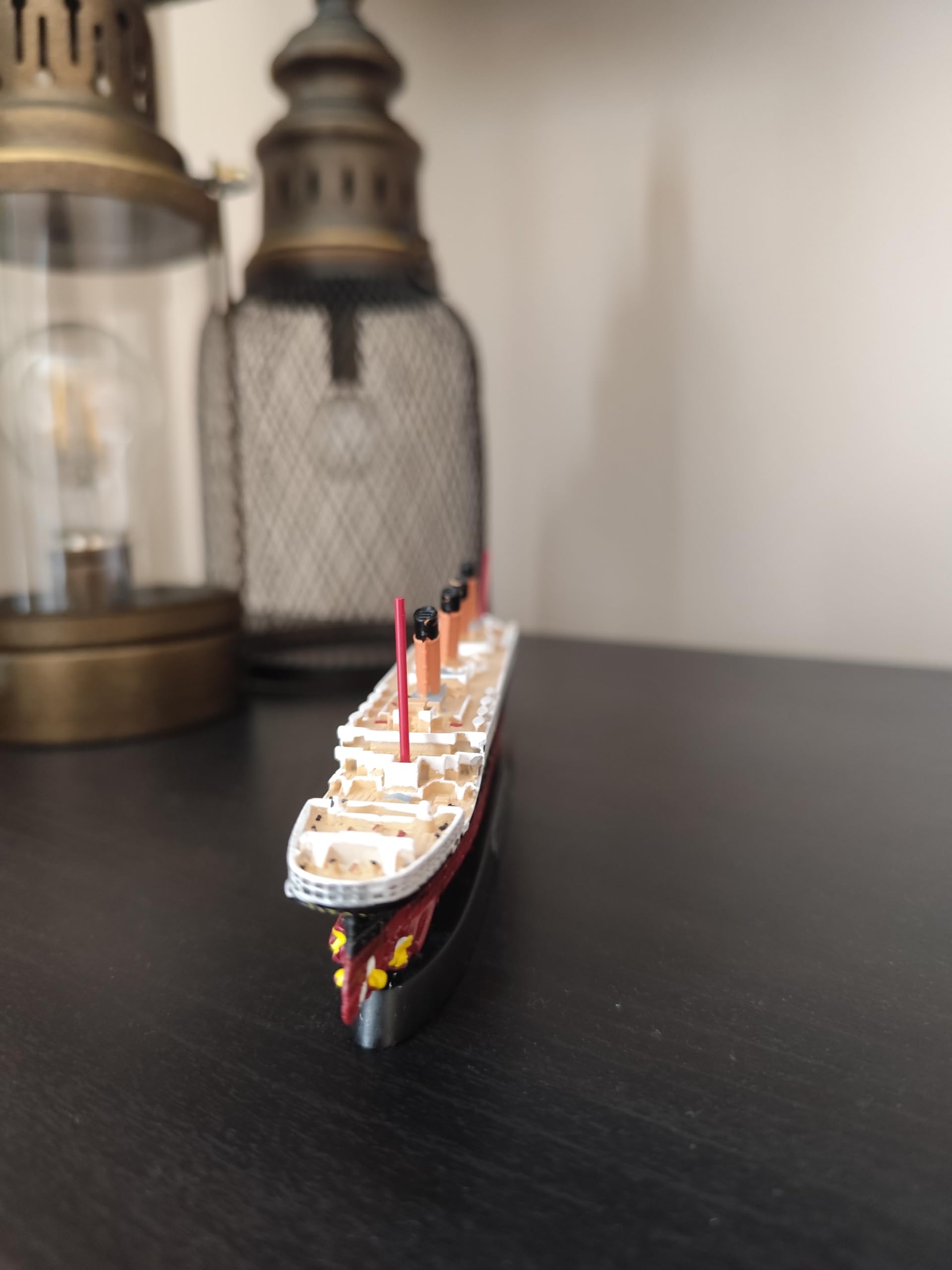 Titanic Resin Model 8" long (sg)