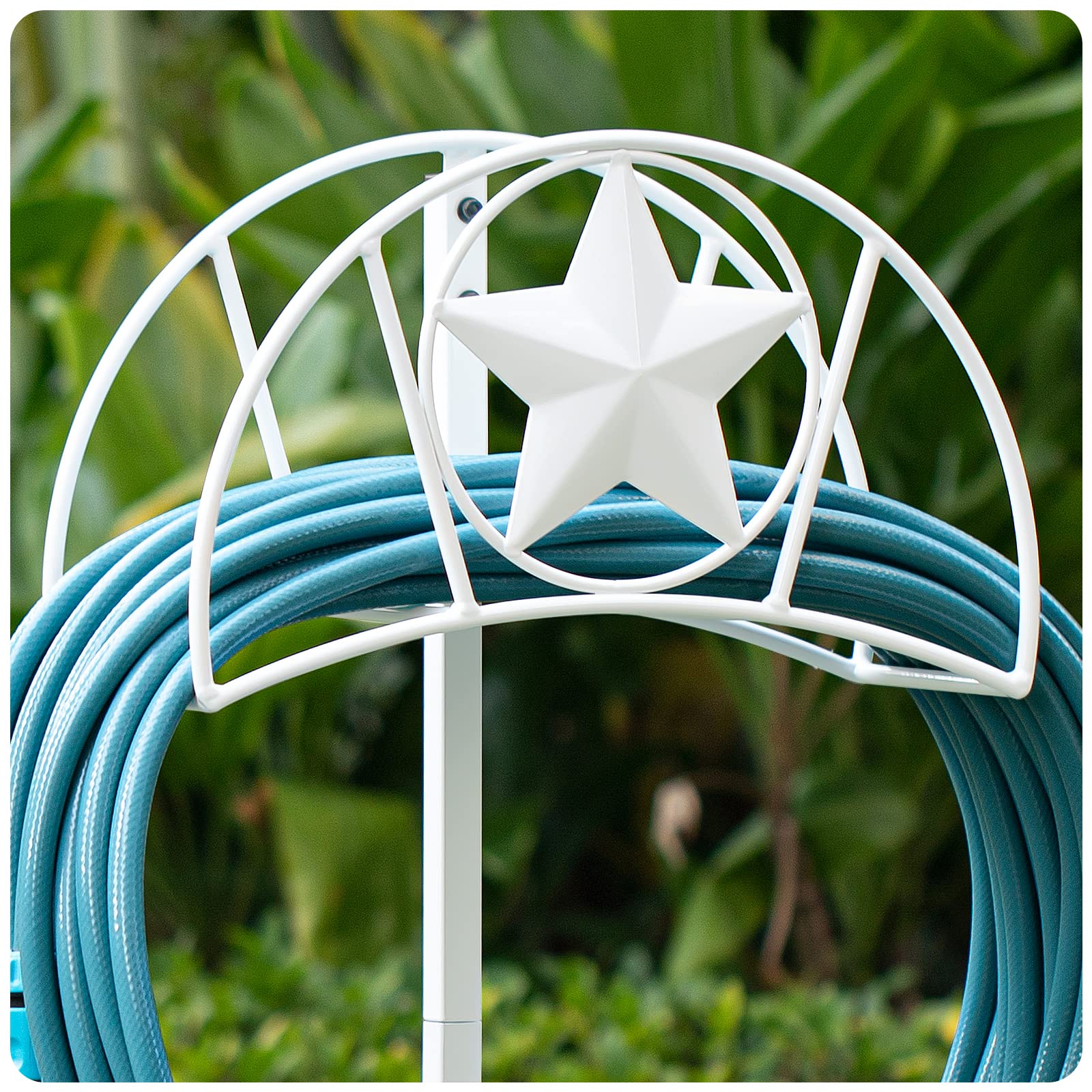 AMAGABELI GARDEN & HOME Garden Hose Holder Hanger Stand Freestanding for Outside Holds 125ft Water Hose Detachable Rustproof Organizer Storage Metal Heavy Duty Ground Stakes White BG397