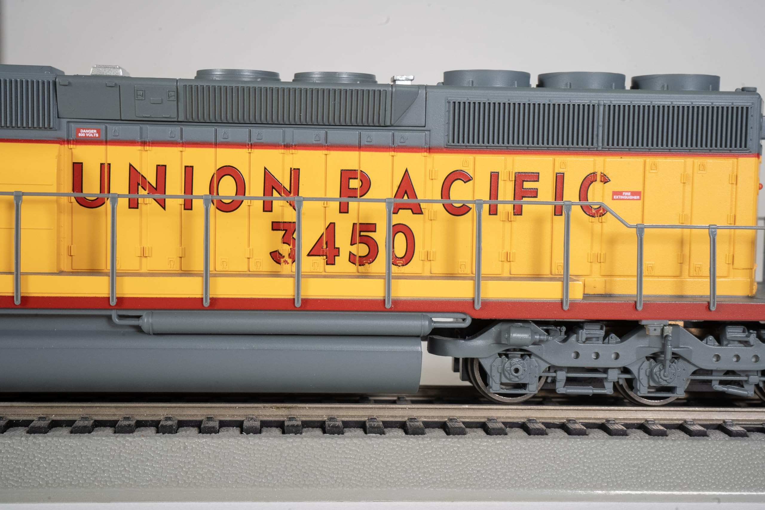 Bachmann Industries Union Pacific #3450 Diesel Locomotive Train