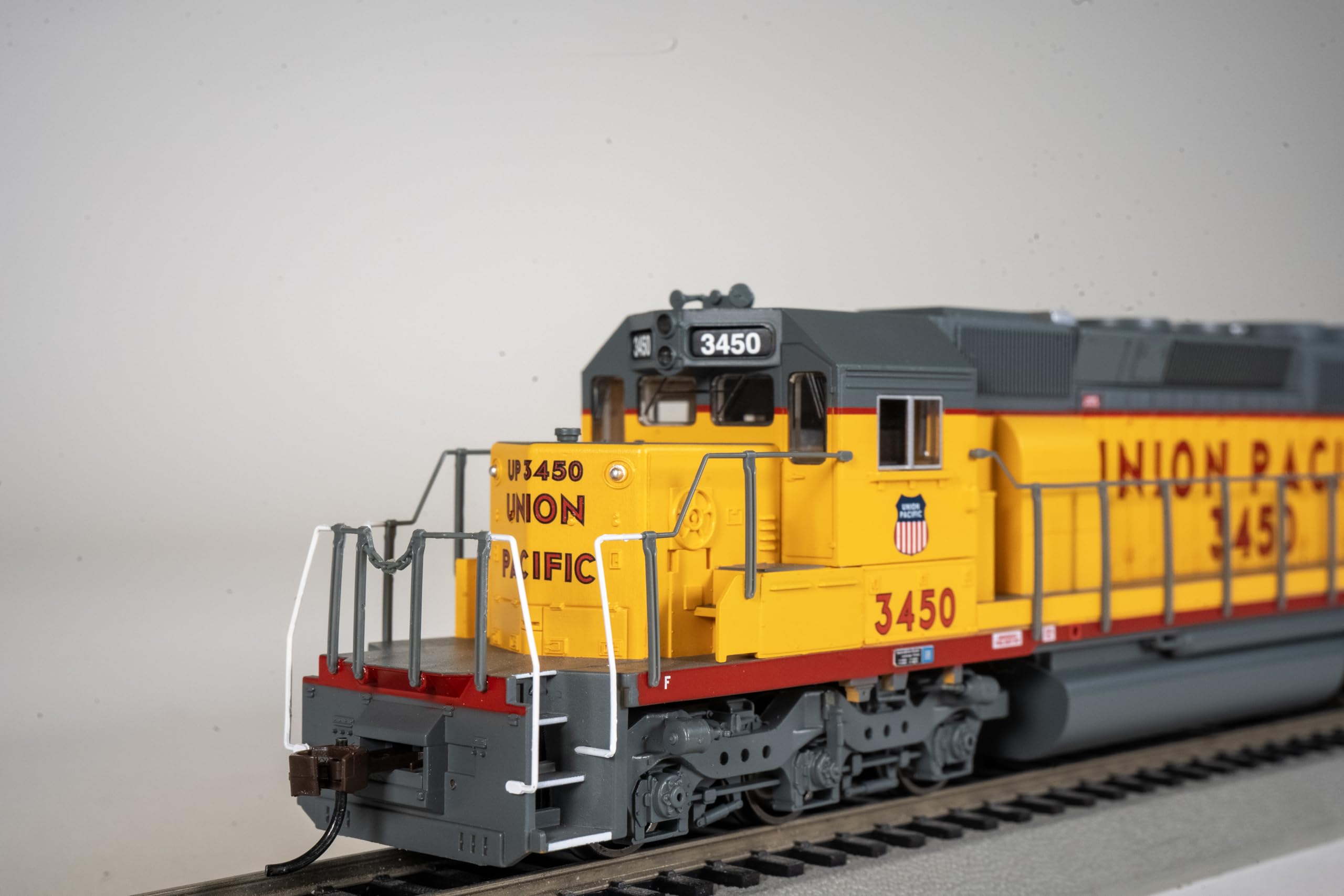 Bachmann Industries Union Pacific #3450 Diesel Locomotive Train