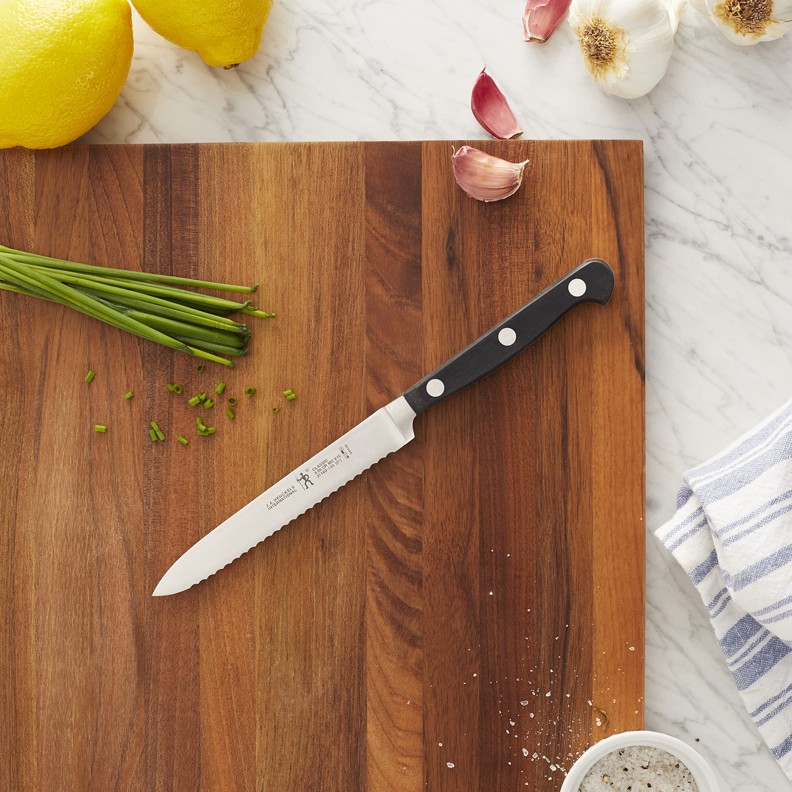 HENCKELS Classic Razor-Sharp 5-inch Tomato Knife, German Engineered Informed by 100+ Years of Mastery, Vegetable Knife