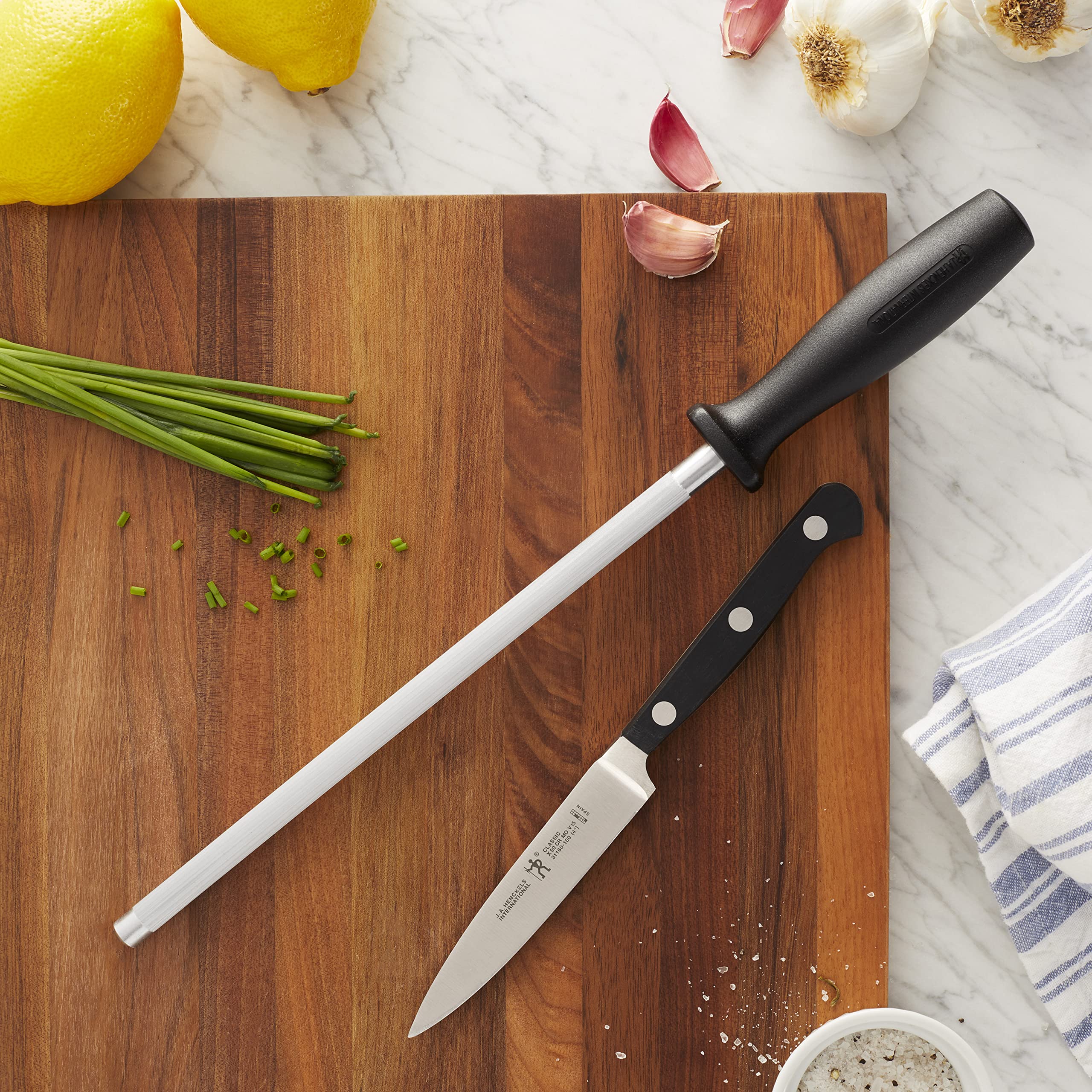HENCKELS Classic Razor-Sharp 4-inch Paring Knife, German Engineered Informed by 100+ Years of Mastery