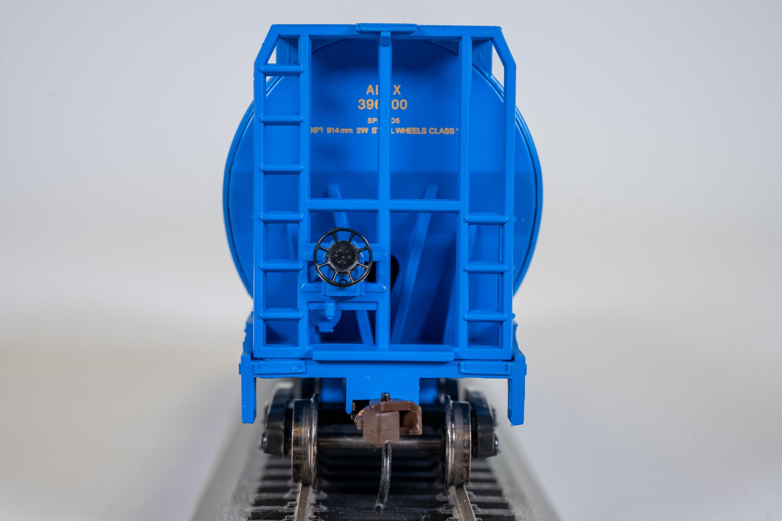 Bachmann Trains - Canadian 4 Bay Cylindrical Grain Hopper - Heritage Fund - HO Scale
