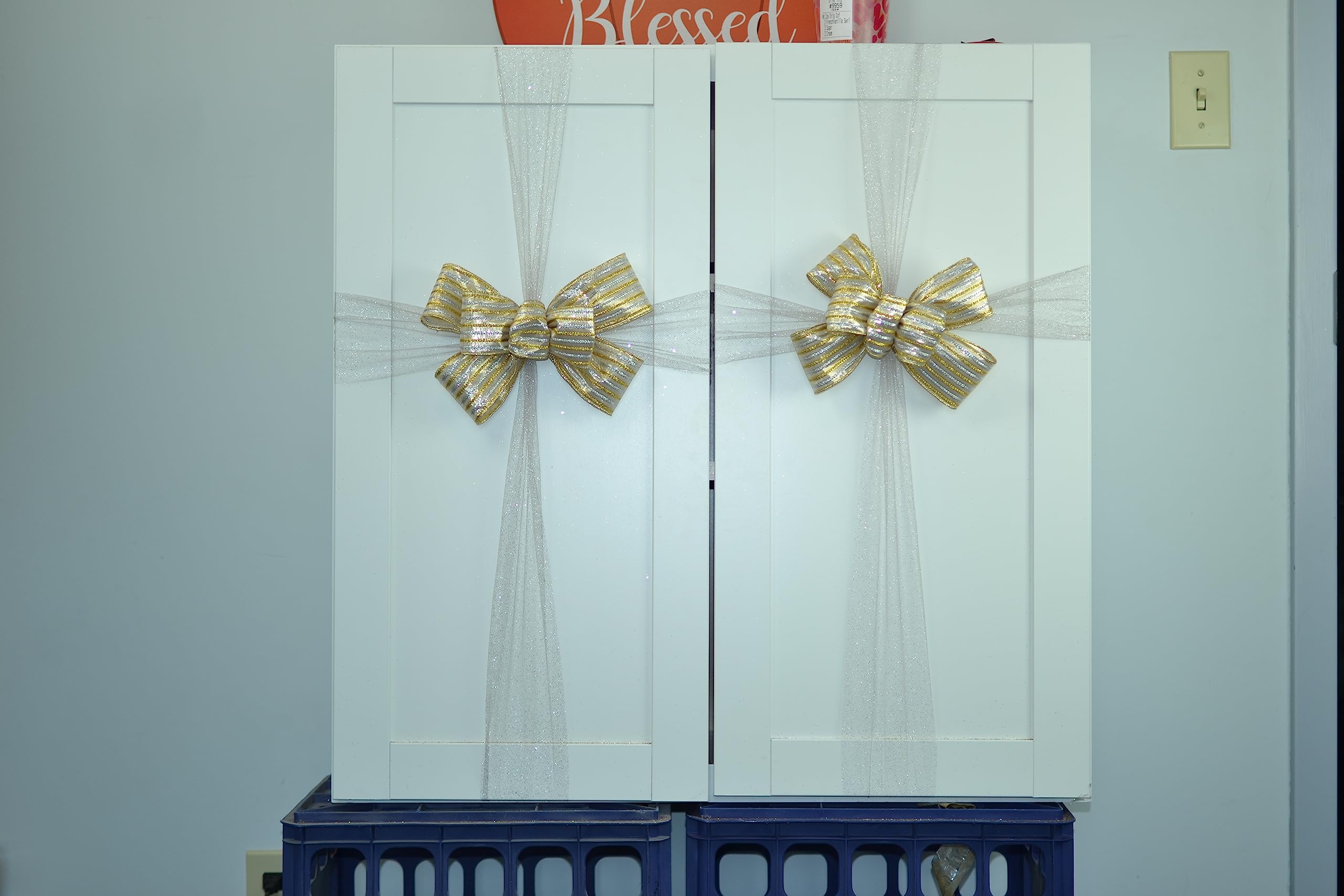 Silver Gold Ivory Christmas Wreath - Traditional Mesh Holiday Door Decor - Gold Ivory Cream TB7