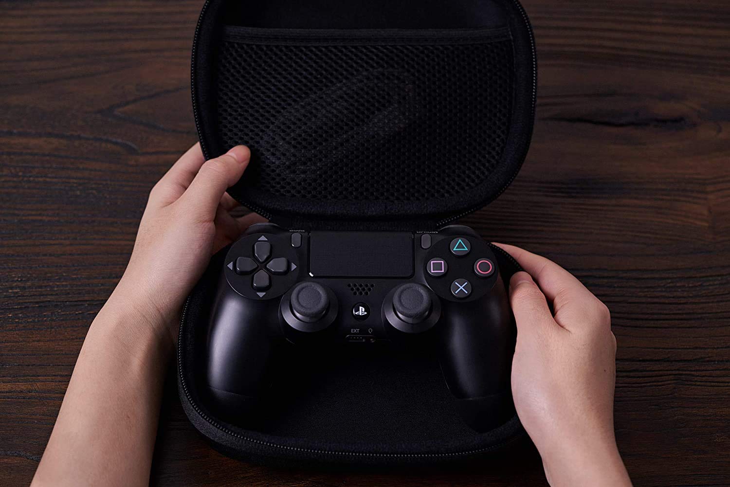 8Bitdo Classic Controller Travel Case for Sn30 Pro+ & Pro 2 Controllers, Switch Pro, PS5, PS4, Xbox One Controller and More