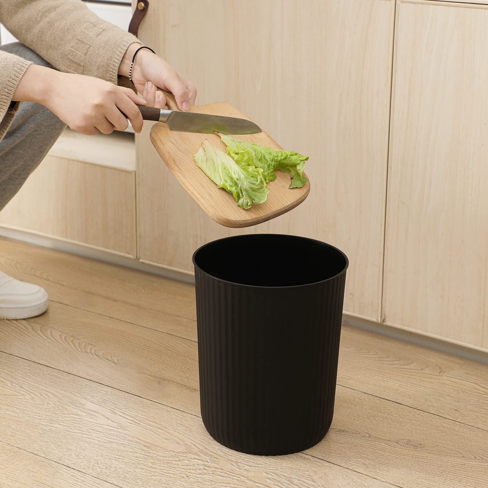 JiatuA Small Trash Can Plastic Wastebasket 1.5 Gallon Round Garbage Container Bin for Bathroom, Kitchen, Home Office, Dorm, Kids Room, Black
