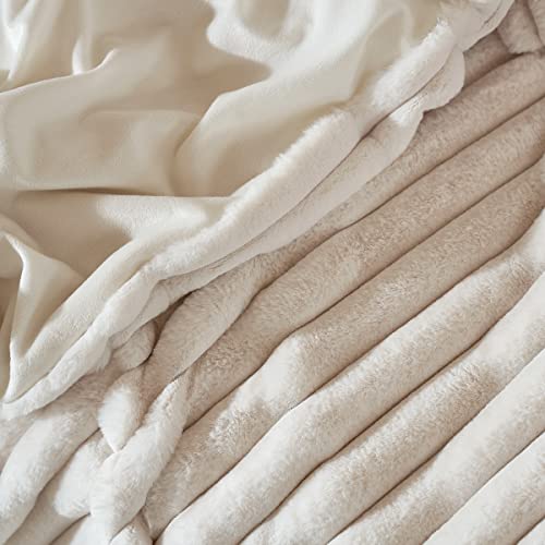 Amélie Home Luxury Jacquard Stripe Faux Fur Throw Blanket, Soft and Warm Thick Furry Throw Blankets in Fall Winter, Woven Fluffy Plush Blanket for Sofa Couch Bed Living Room, Ivory, 50"x 70"