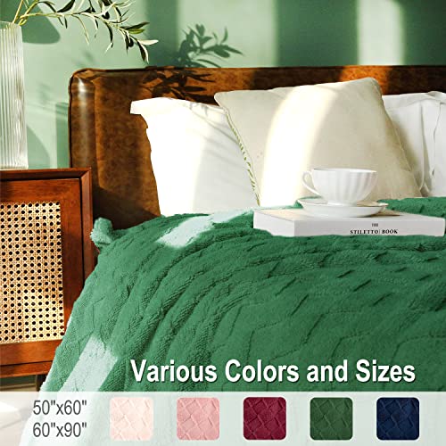 BOPRIO Throw Blanket Fuzzy Plaid Blanket for Sofa Couch or Bed, Throw Size 330GSM Luxury Fleece Soft Warm Blanket for All Seasons, 50 x 60 Inch Green