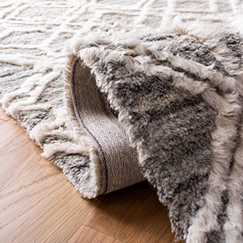 SAFAVIEH Casablanca Shag Collection 5' x 8' Grey/Ivory CSB459F Handmade Moroccan Tassel Wool Area Rug