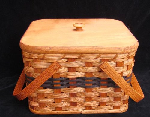 Amish Handmade Large Square Double Pie Carrier Basket with Inside Tray, Lid, and Two Swinging Carrier Handles. Possibility of Fresh Stain Odor, Will Need to Be Aired Out Upon Product Arrival. Colors May Vary.